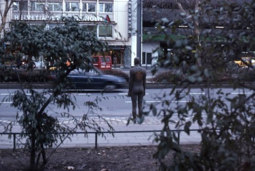 Total Strangers – Exhibitions – Antony Gormley
