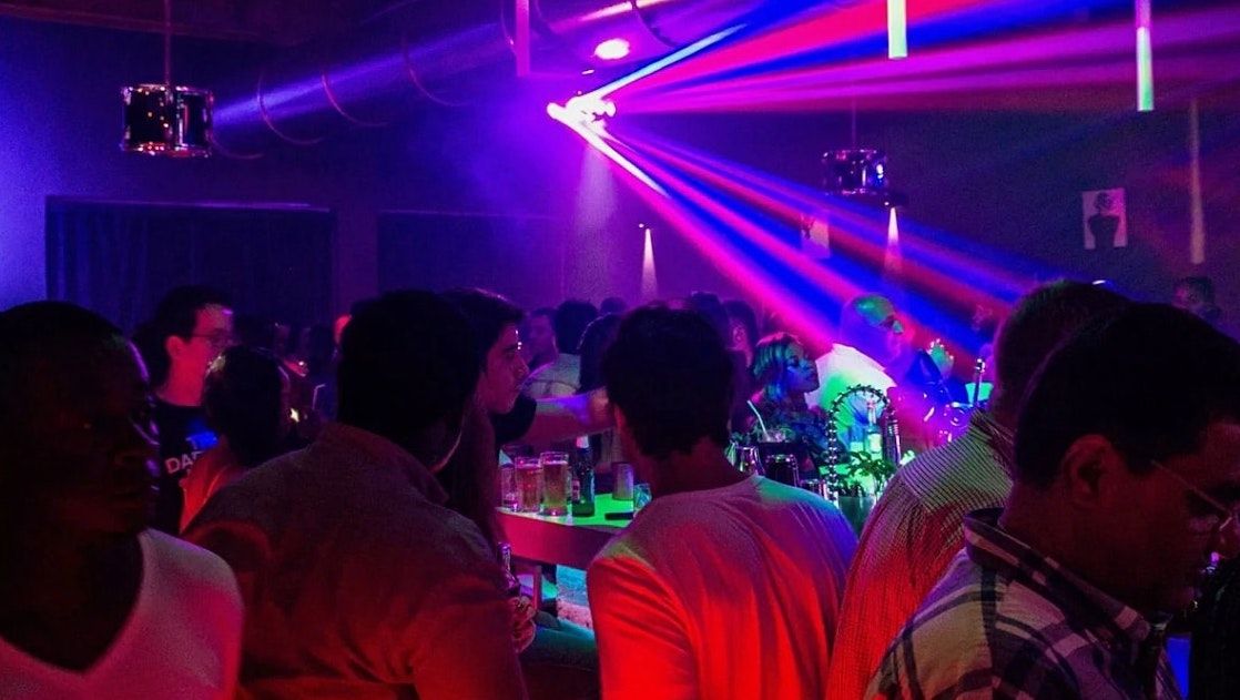 Club Twist on Trippin