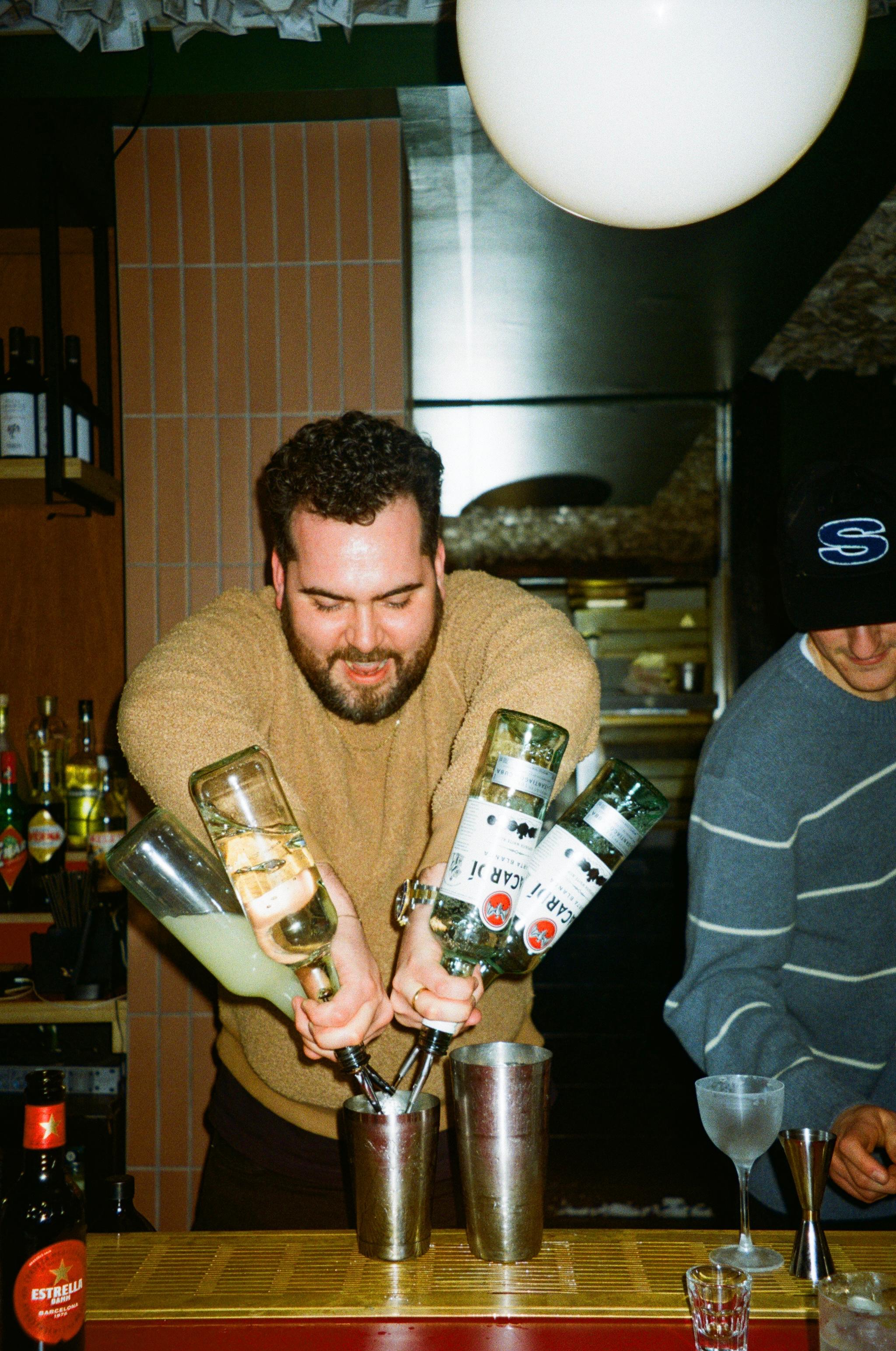 7 Best Spots for a Glasgow Bar Crawl