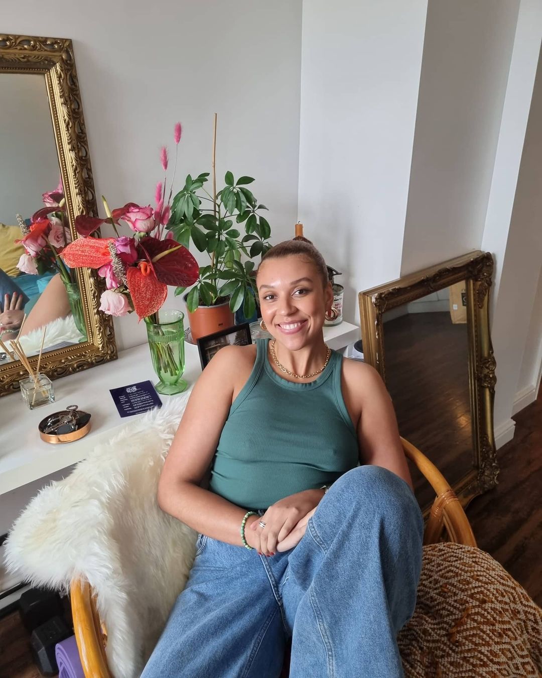 Jodie Yates on Trippin