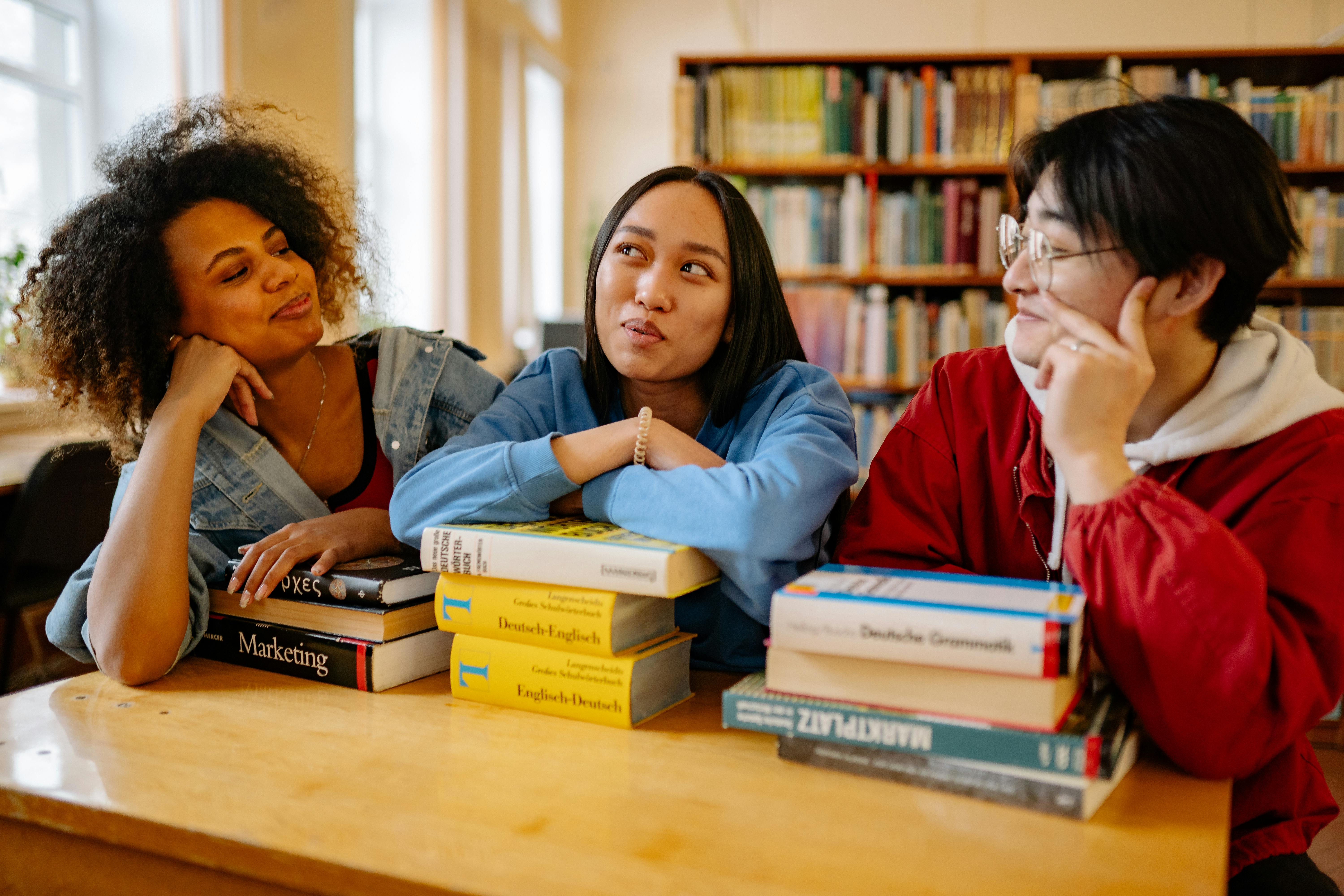 How to Navigate College Applications: Common App, UC & CSU | Dewey Smart