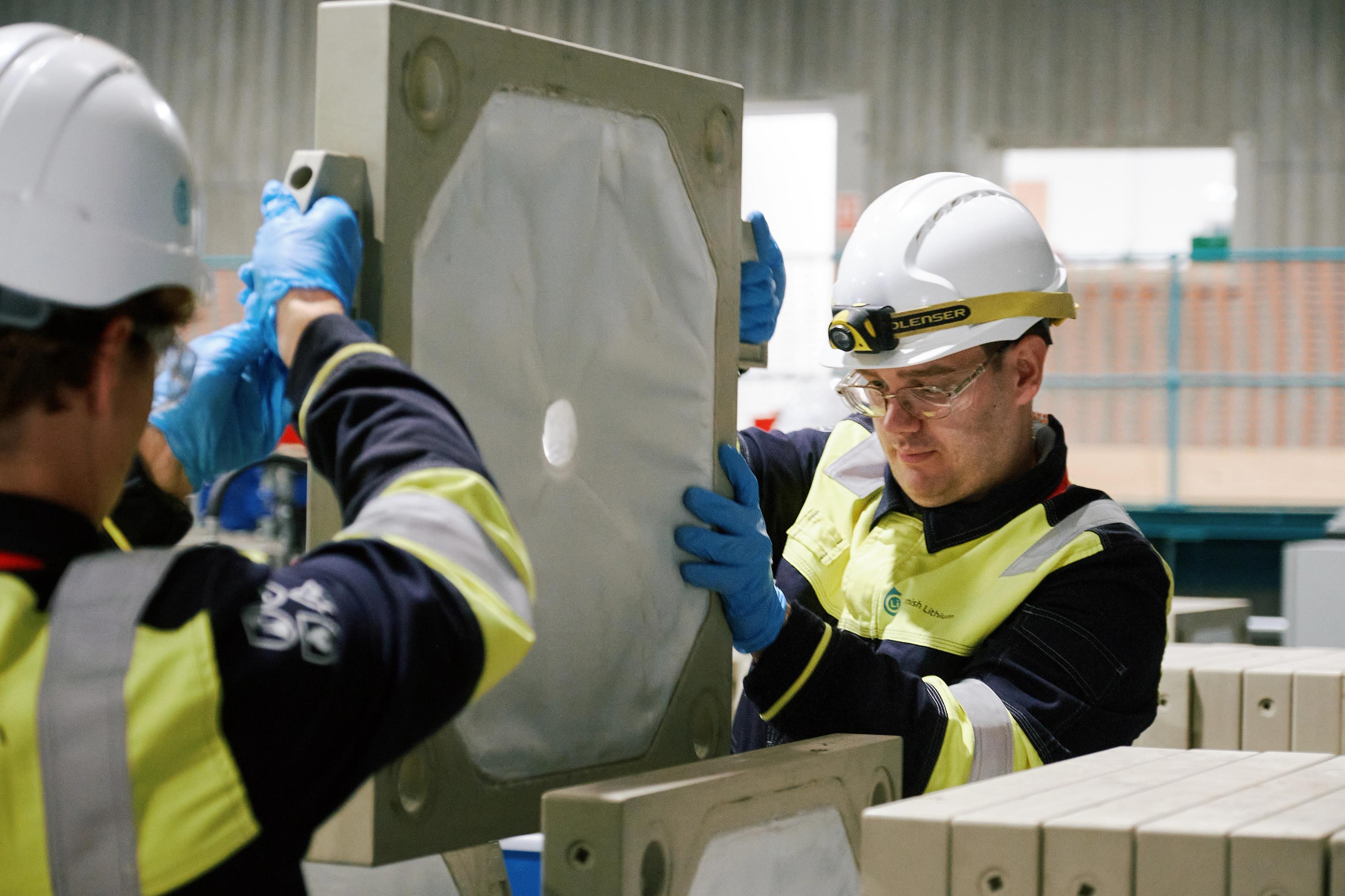 Cornish Lithium has officially opened the UK’s first low-emission ...