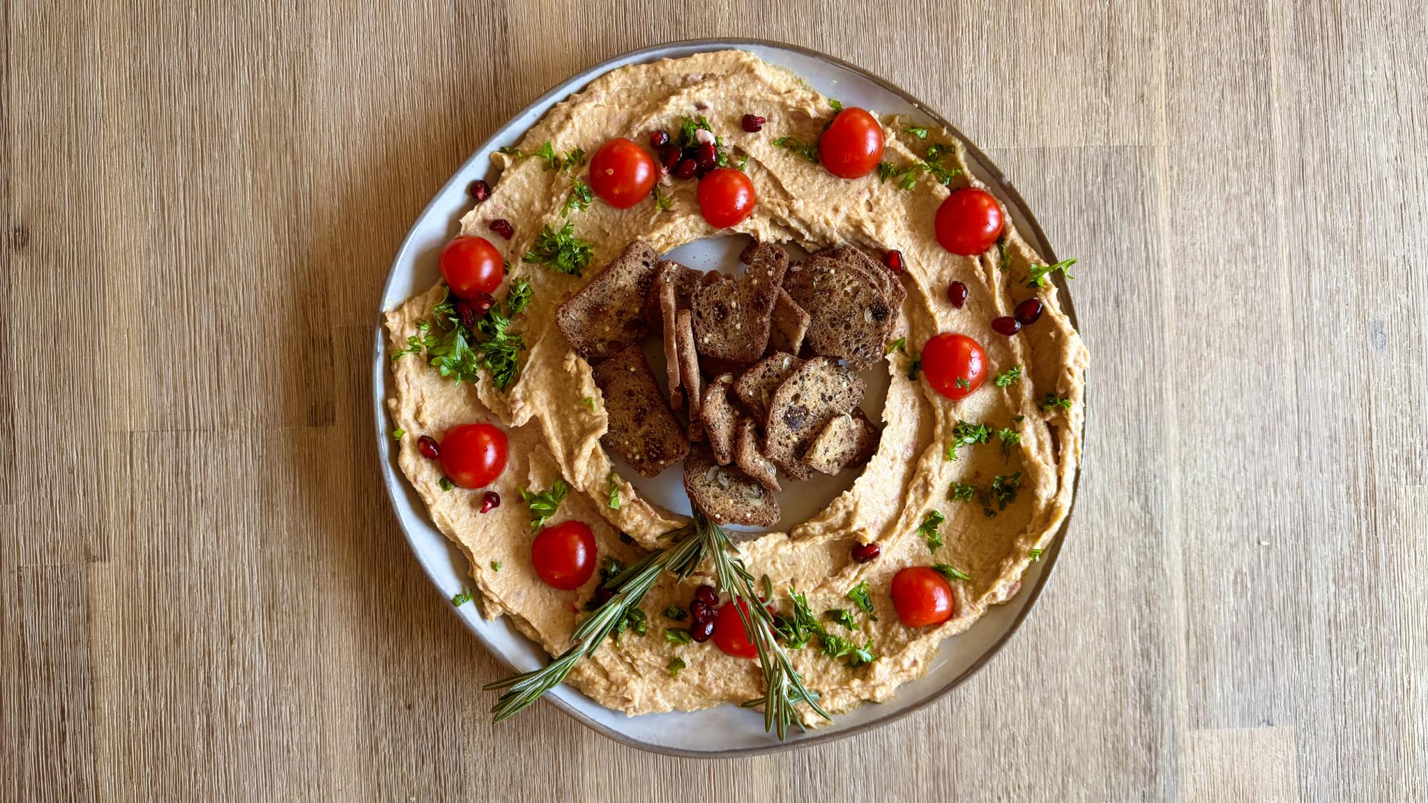Holiday Hummus Wreath