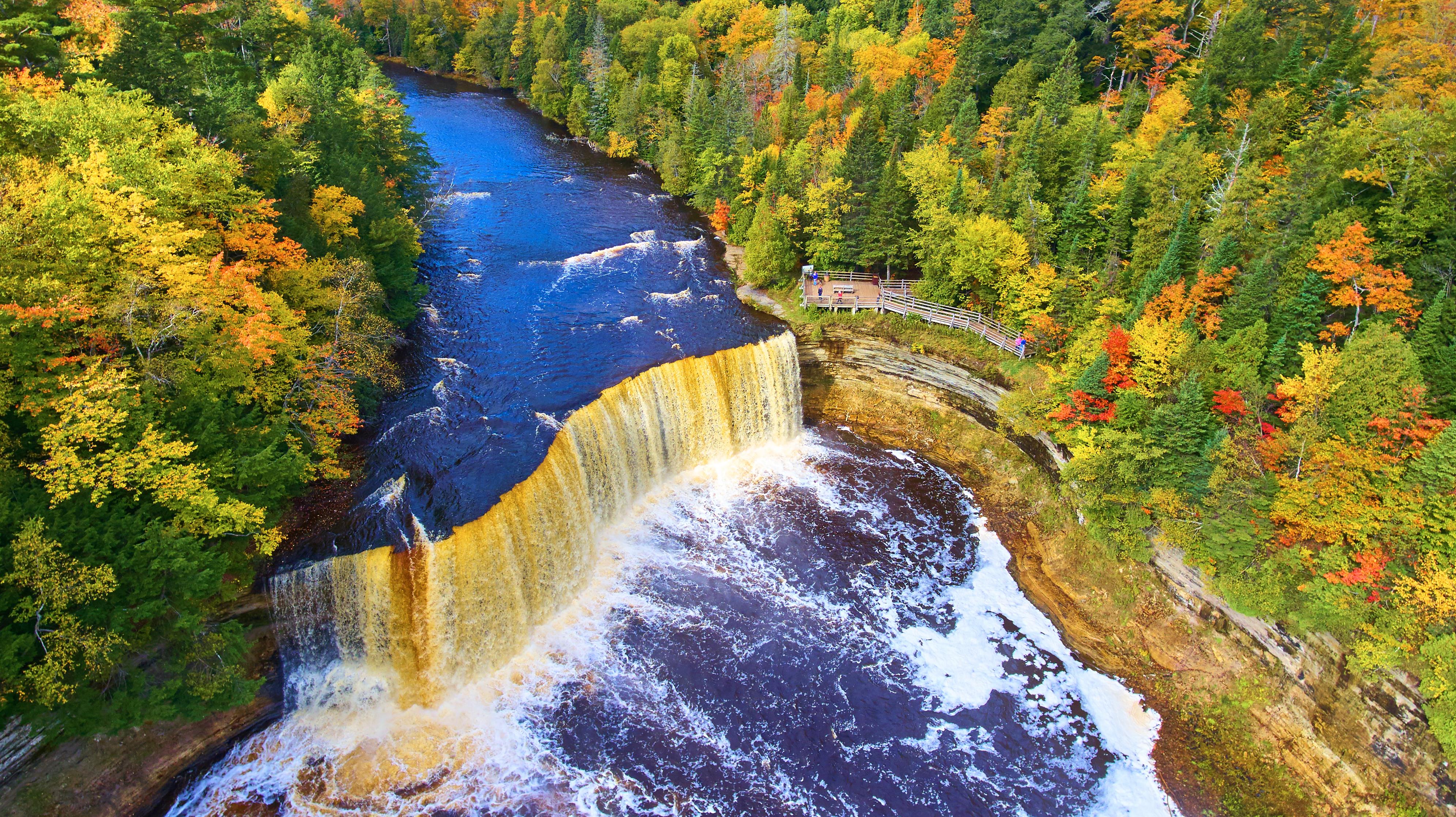 MI Bucket List: Pictured Rocks National Lakeshore