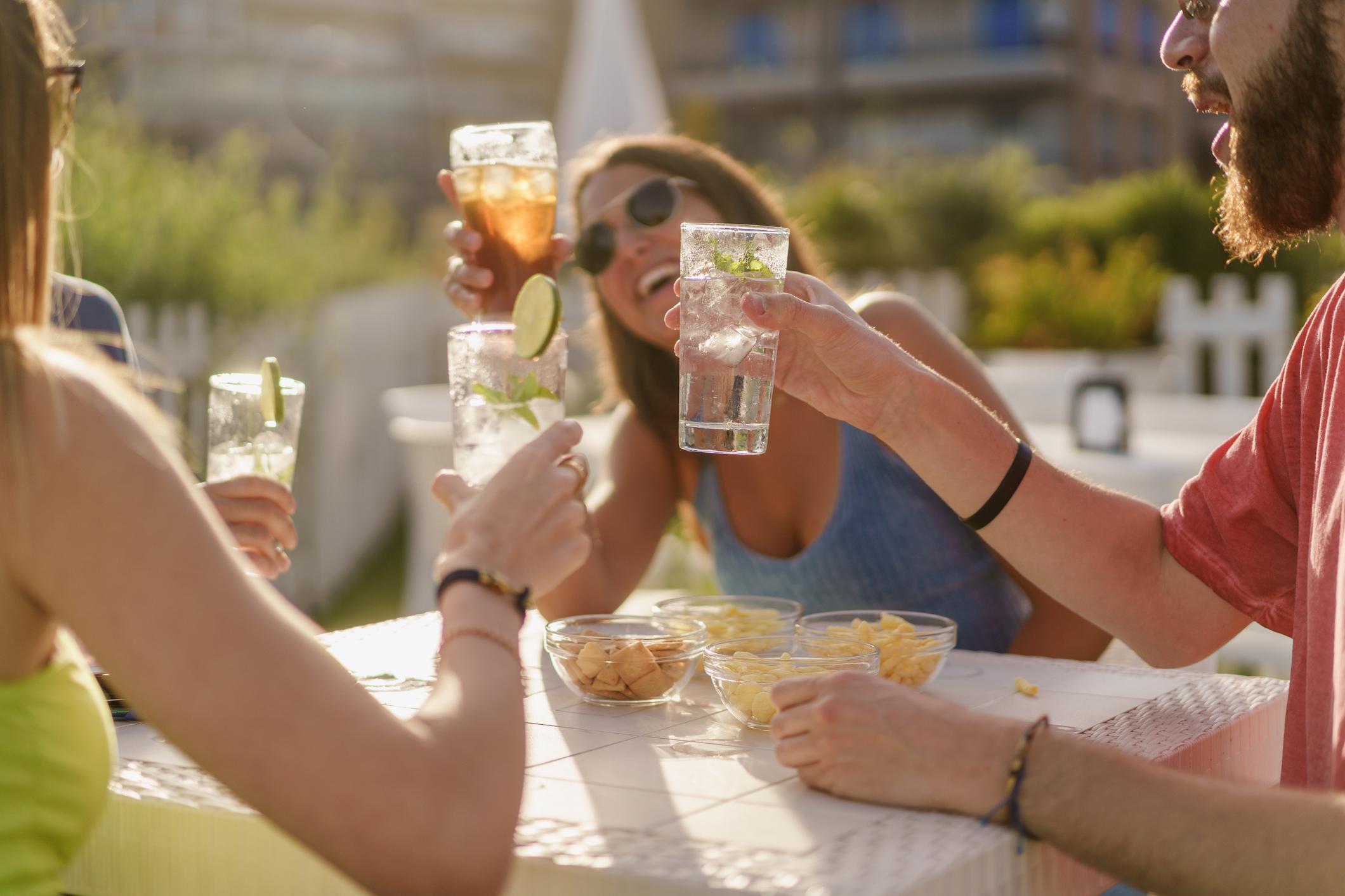 5 Tips to Avoid Alcohol in Social Settings