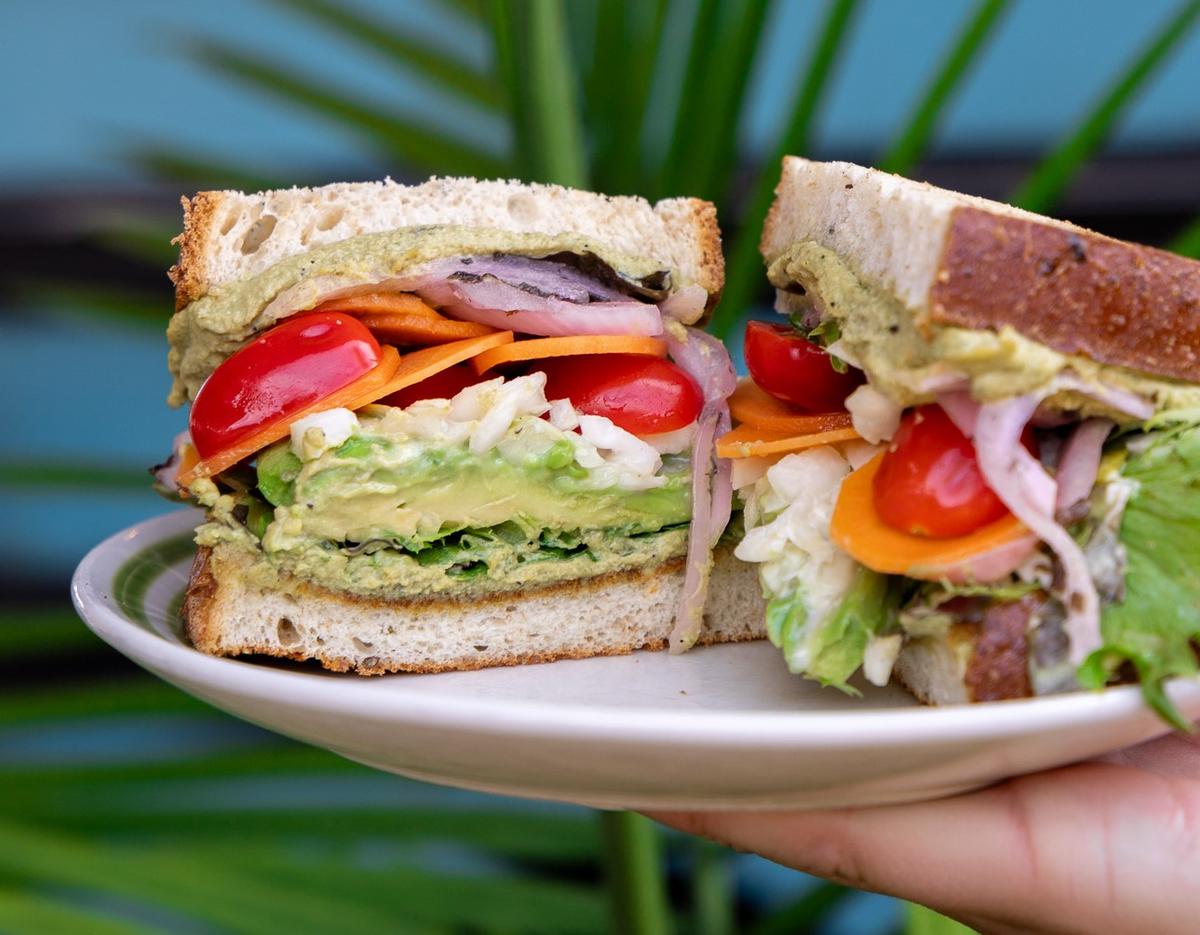 Foodie Focus: Summertown Fresh Bar Fills a Fast and Healthy Restaurant ...