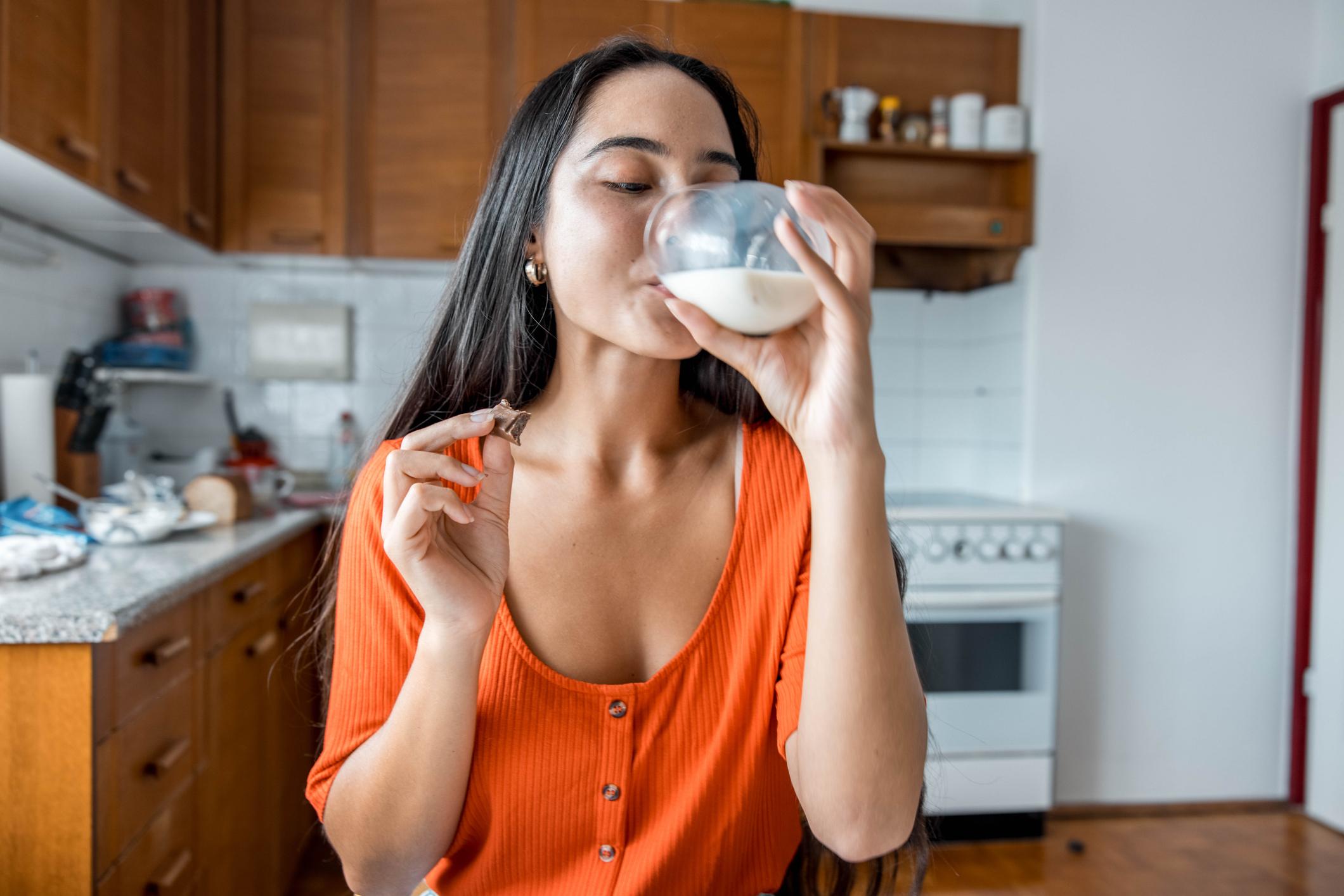 Milk Safety Overview: The Dangers of Raw Milk and the Pros and Cons of Milk Alternatives