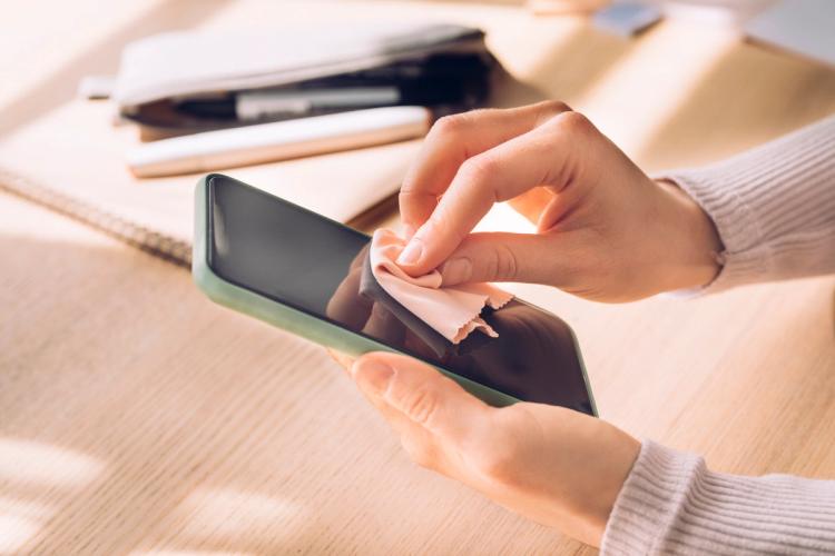 Your Phone Screen Is Dirty: Here’s How to Clean It