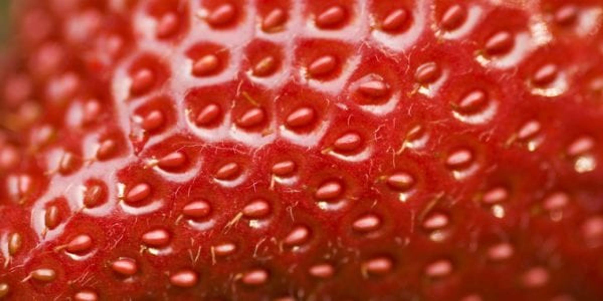 9 Health Benefits of Red Fruits and Vegetables