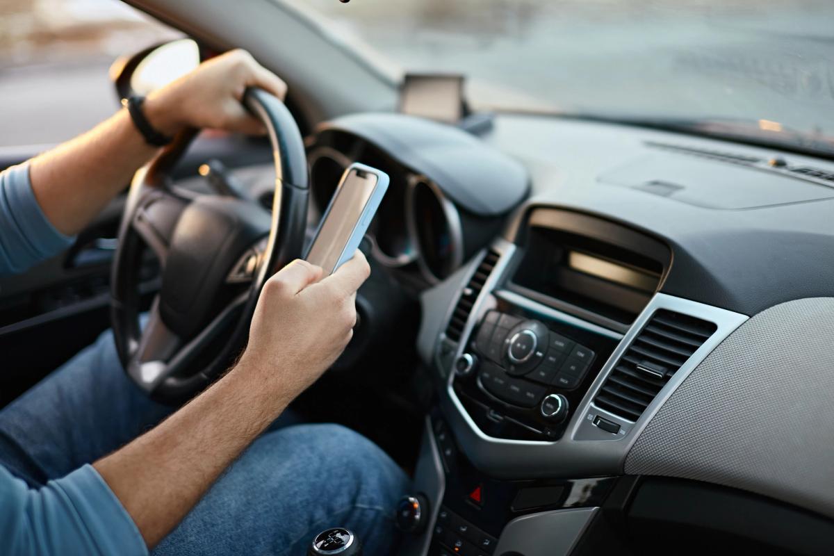 Driving Distractions You Should Curb