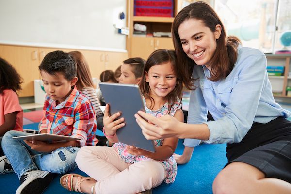 Providing Bilingual Spanish Augmentative Alternative Communication Services