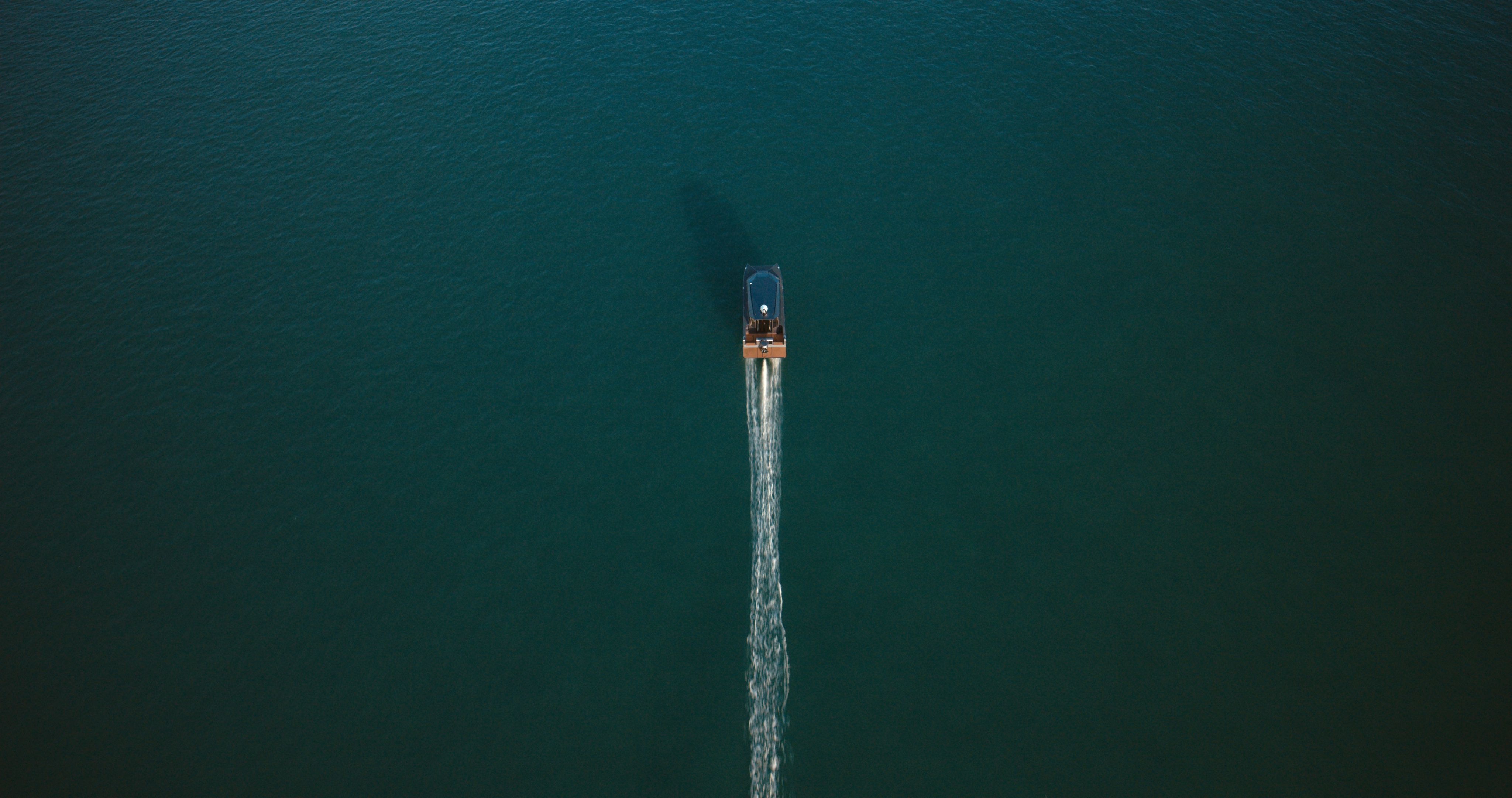 VS–9 Electric Hydrofoil | Commercial-Grade Vessel by Vessev