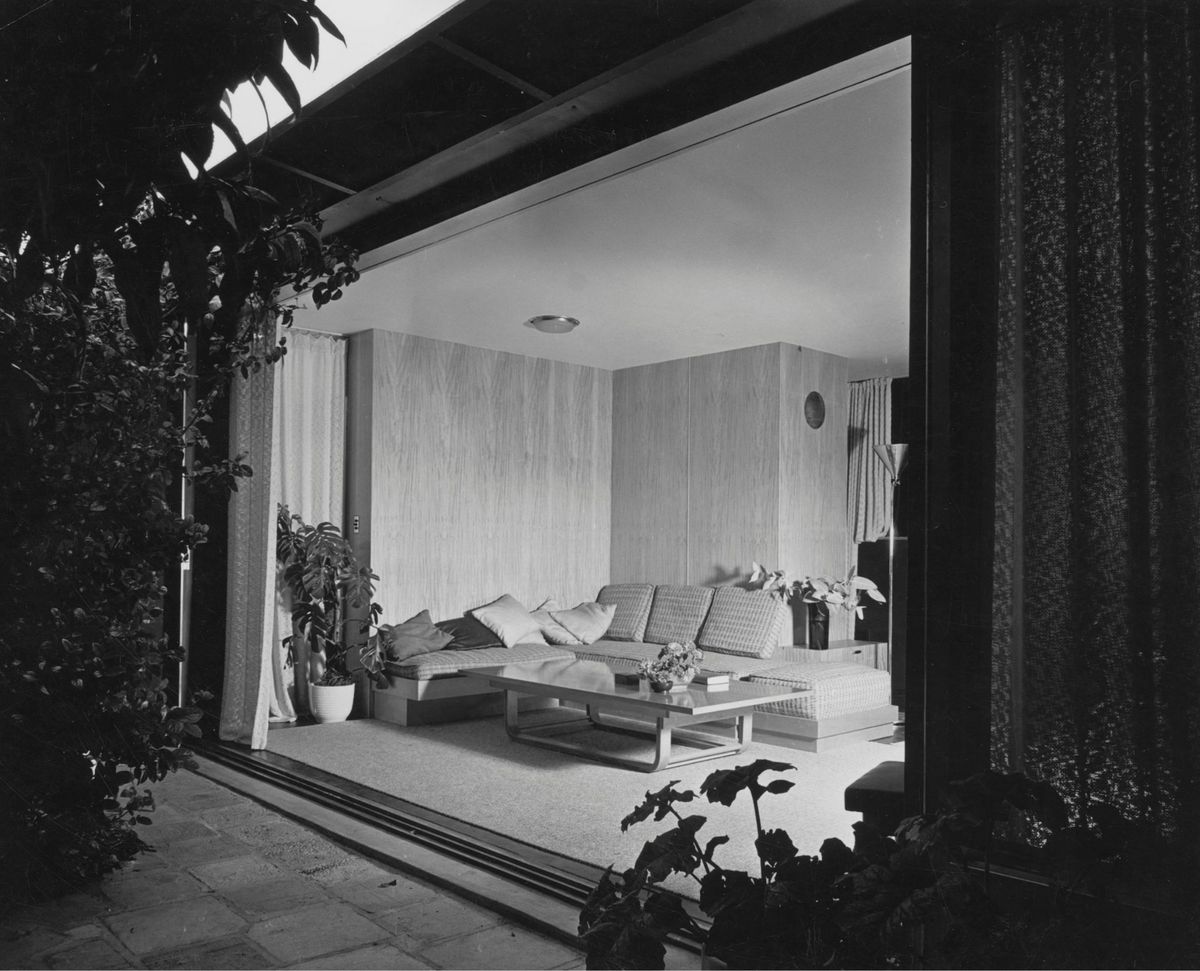 Neutra VDL — History