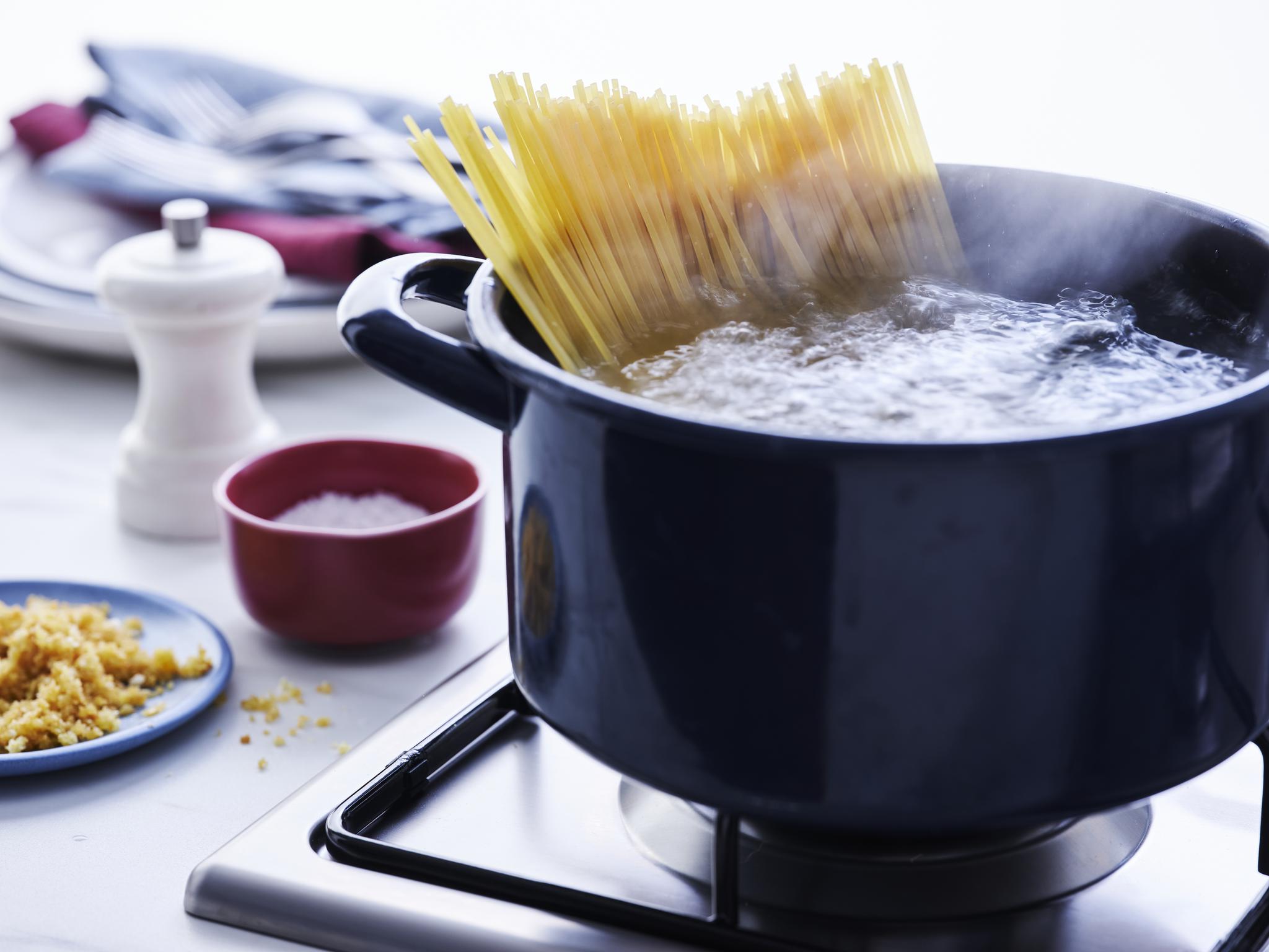 Spicy Fish Spaghetti with Garlic, Lemon and Rocket