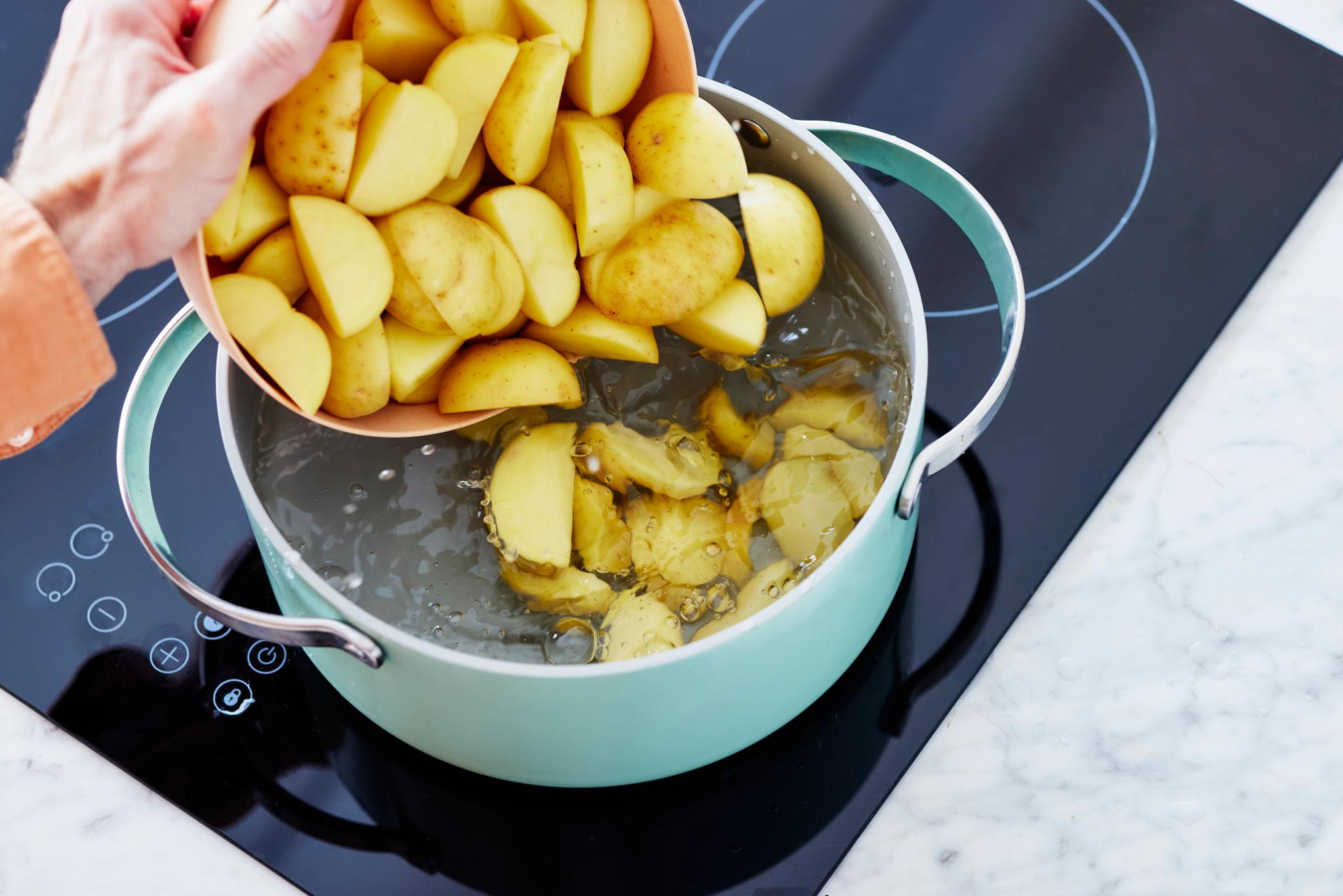 Fast Pork Chops with Mustard and Black Pepper Sauce