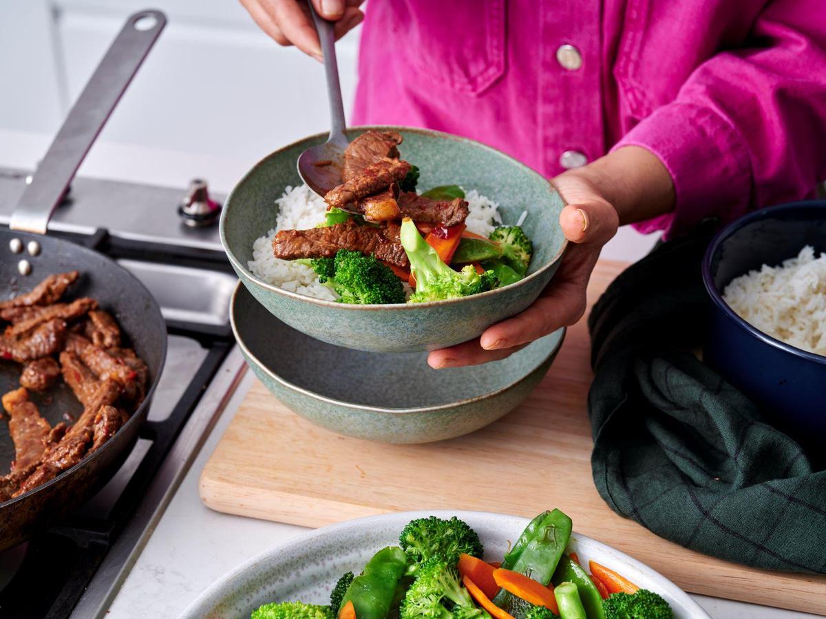 Spicy Sesame Beef and Vegetable Rice Bowl