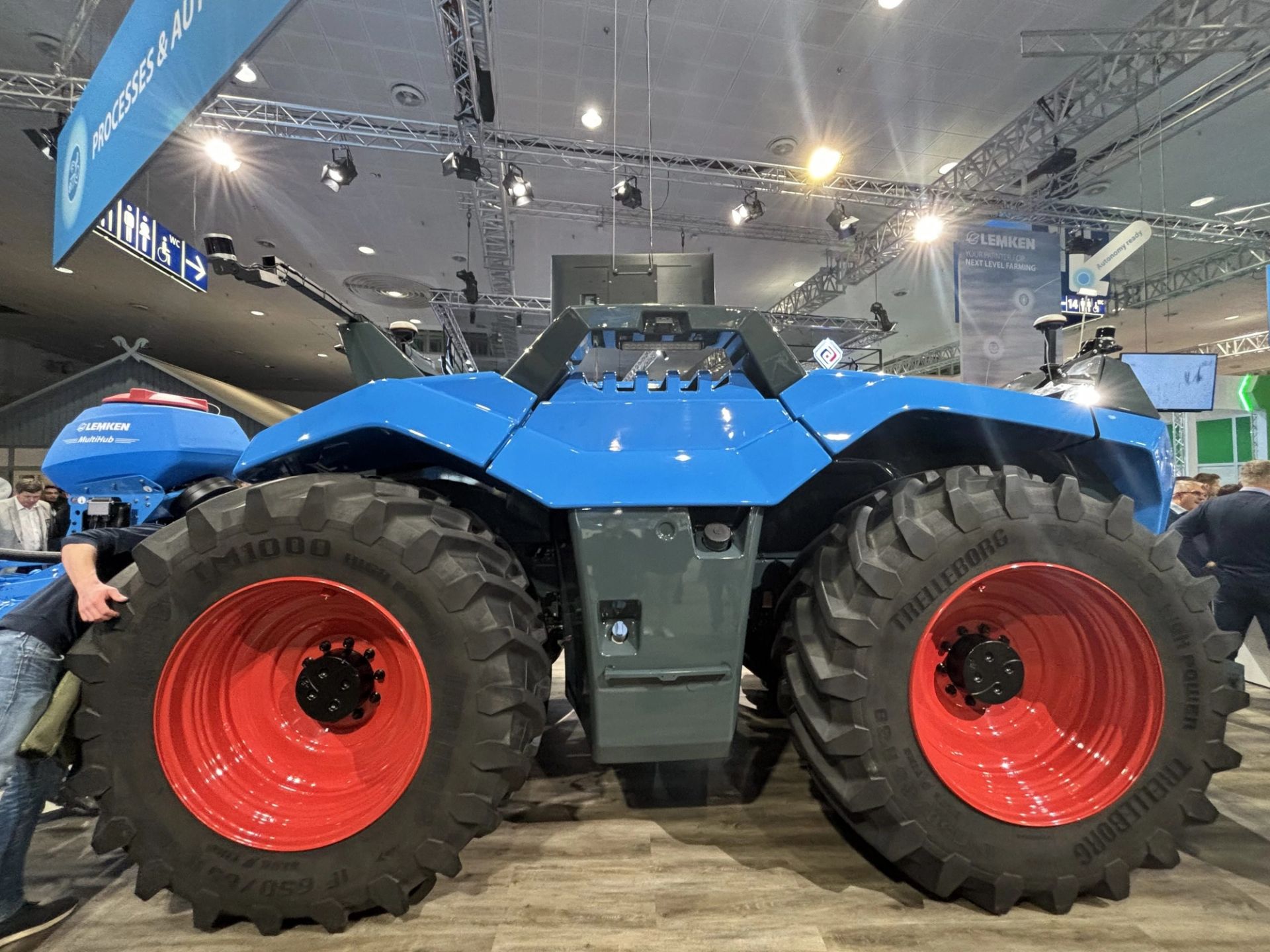 New Holland and Case IH to Integrate ZED X in Newest Autonomous ...