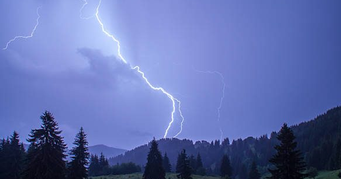 Keep a safe distance from lightning and other tips for hiking safety | GOES