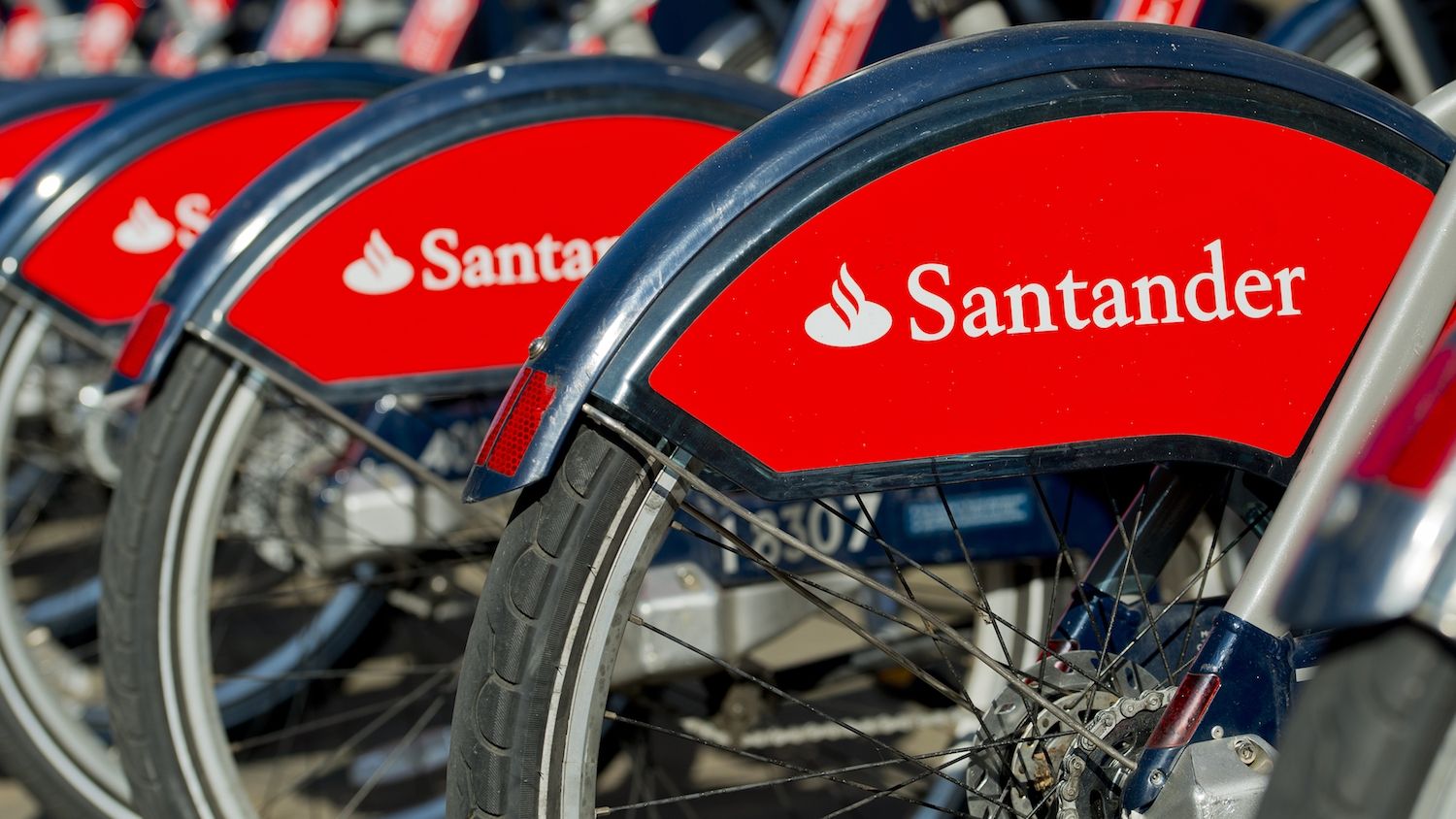Santander Private Bank Introduces Bitcoin, Ethereum Trading for Clients ...