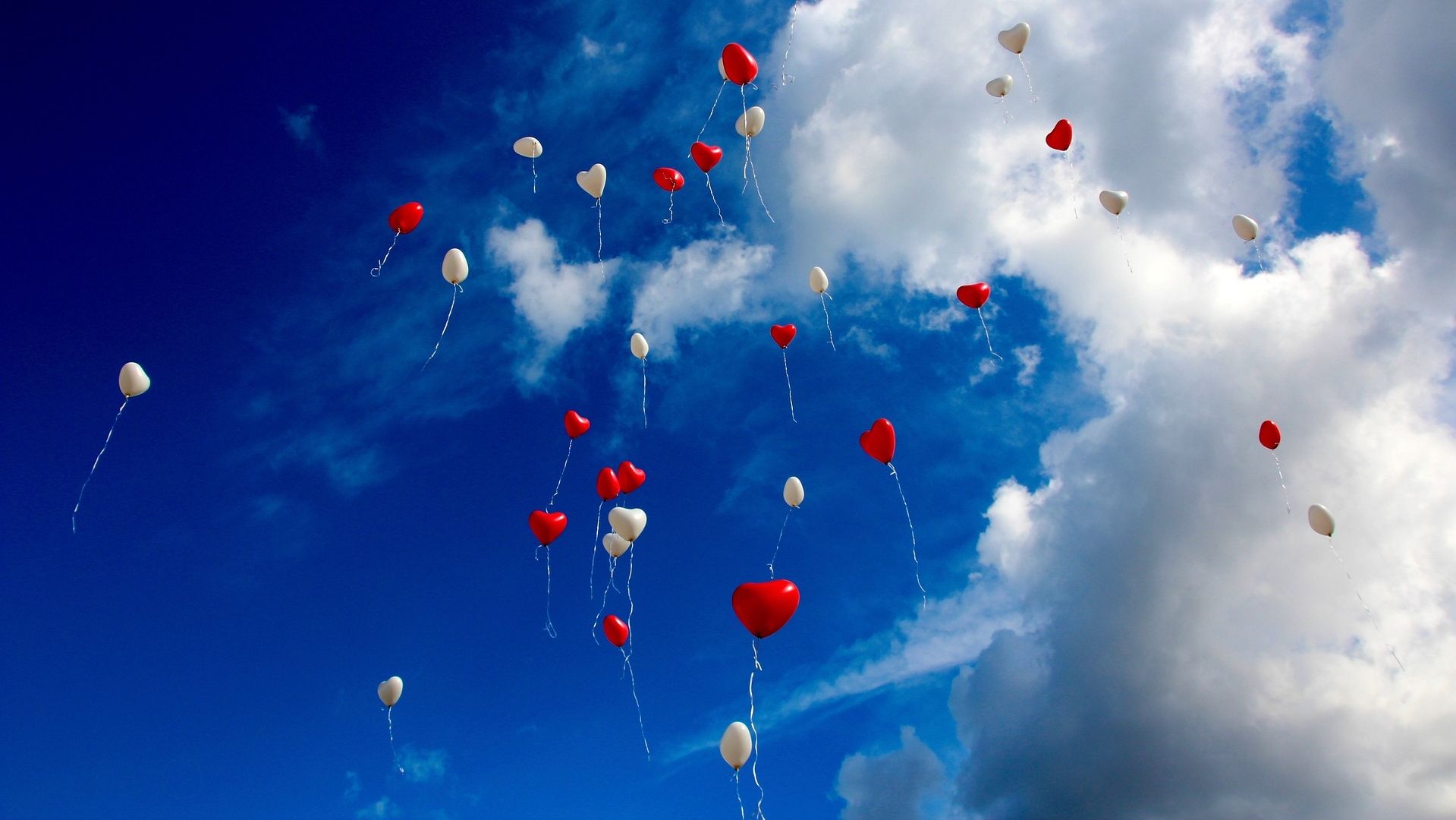 Tokens of Optimism Ecosystem Surge as Coinbase Unveils Its Layer 2 Base