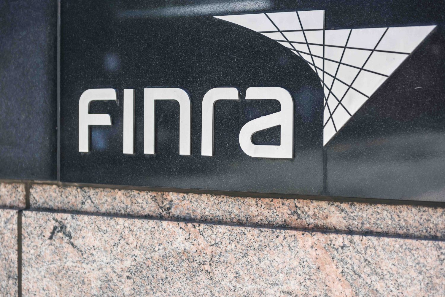 US Exchange Regulator FINRA Cites Bitcoin in Annual Risk Assessment