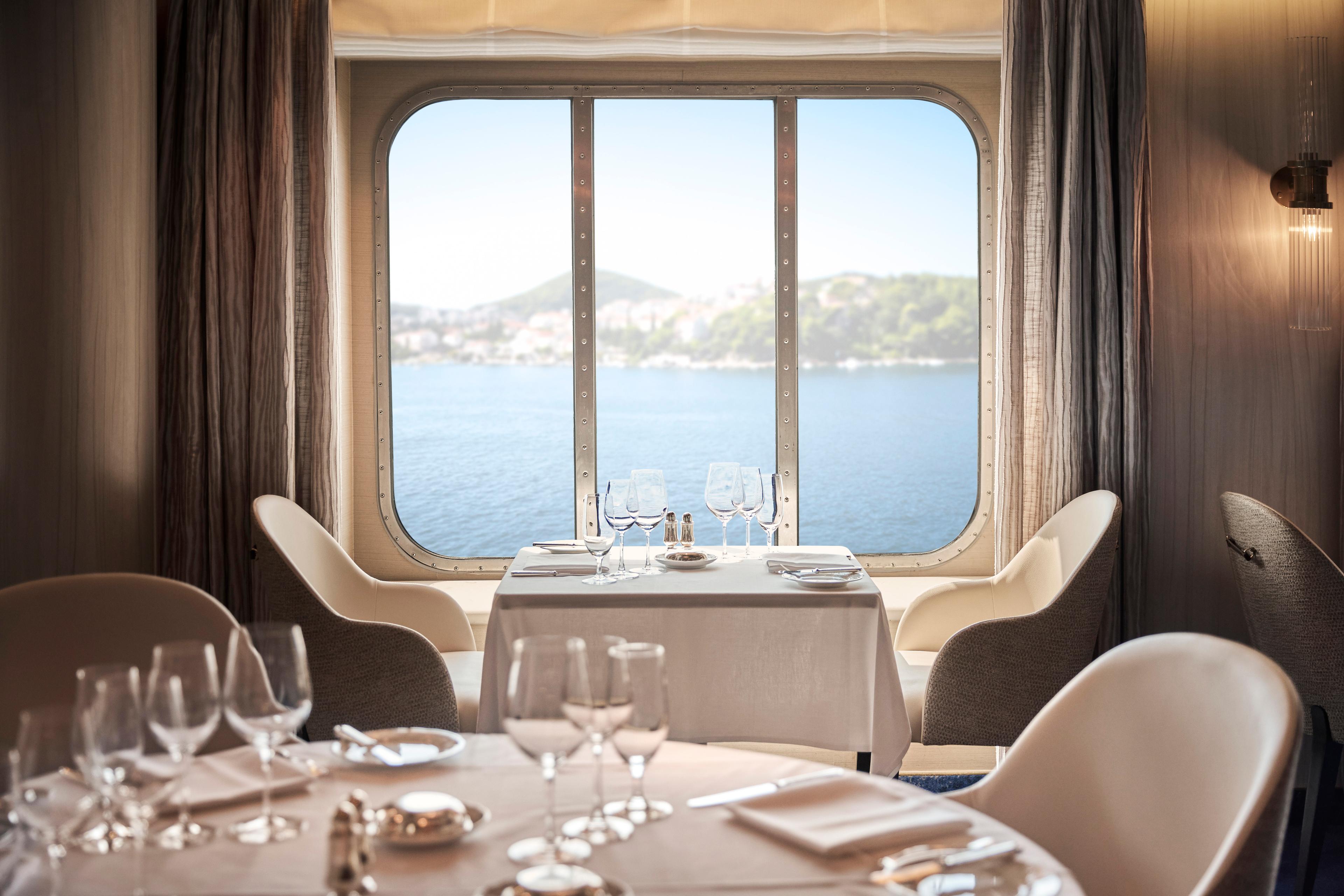 Crystal Cruises | Waterside Restaurant