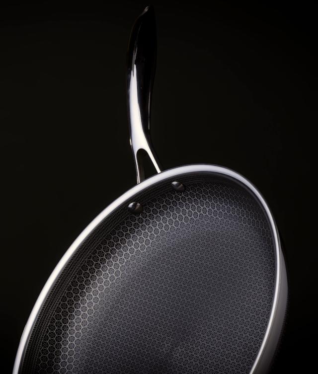 HexClad does what your other pans can’t. | Hexclad Cookware