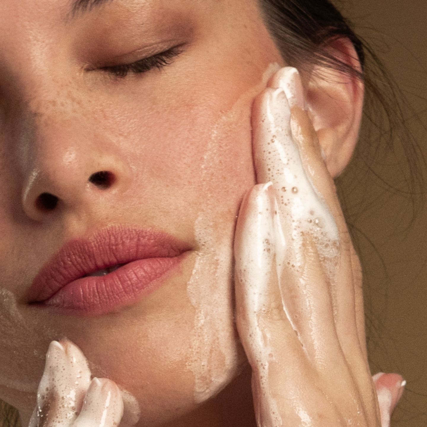 How to apply mineral sunscreen under makeup | Antipodes