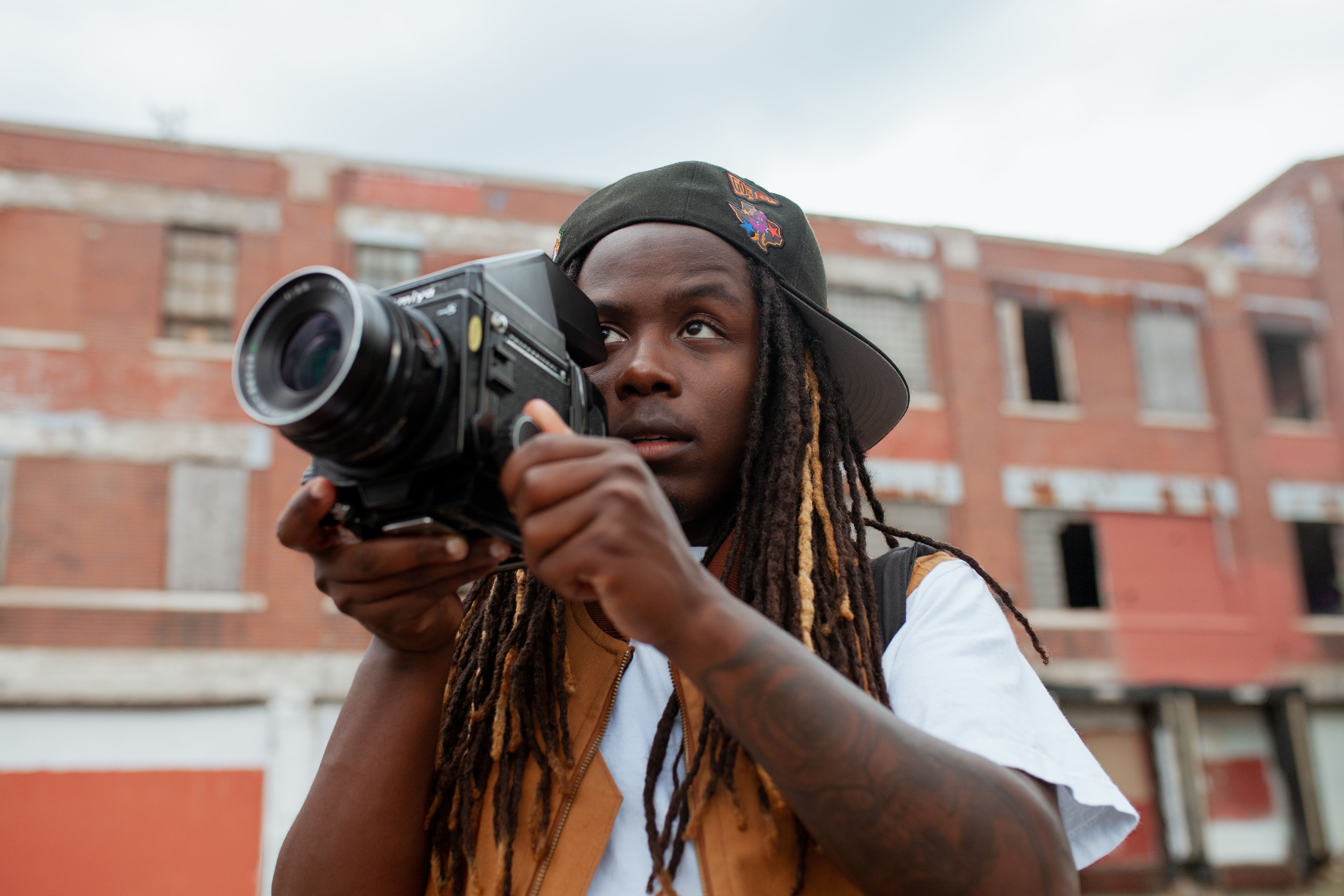 Environmental Portraiture with Vuhlandes - Free Segment | Moment