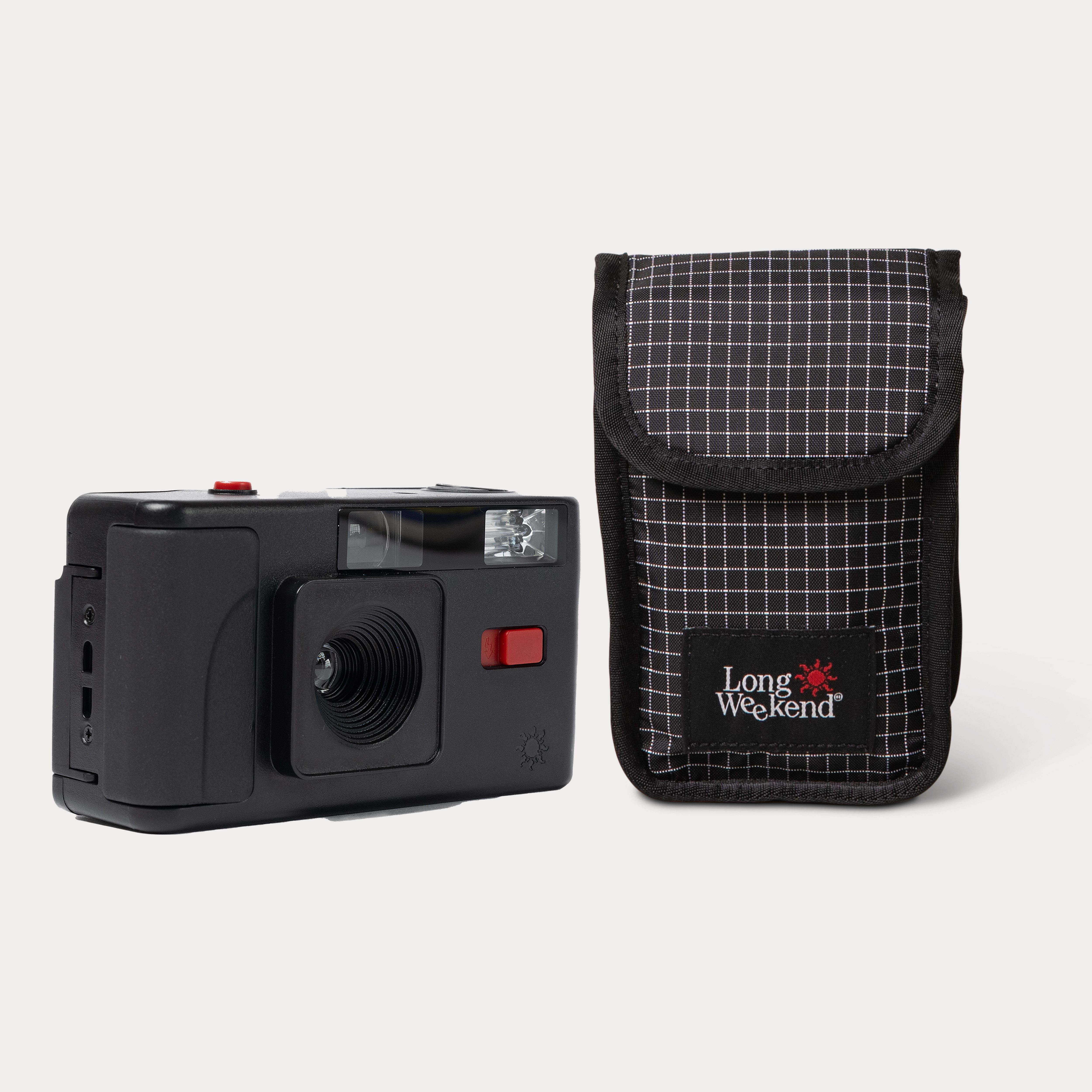 Long Weekend Camera Pouch with Camera - Black / Black | Moment