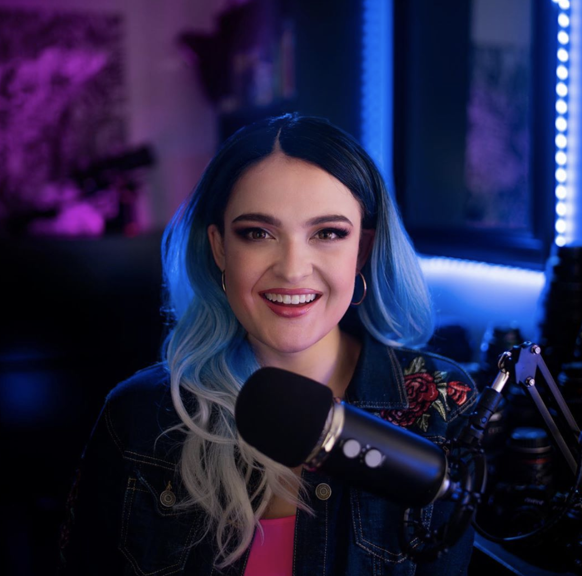 Valentina Vee | Moment