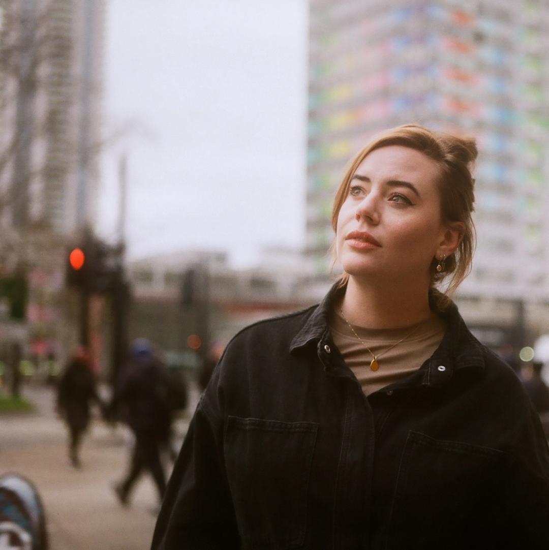 Marin Alsop conducts Nicky Spence and Lotte Betts-Dean in premiere of Laura Karpman’s Balls with ...