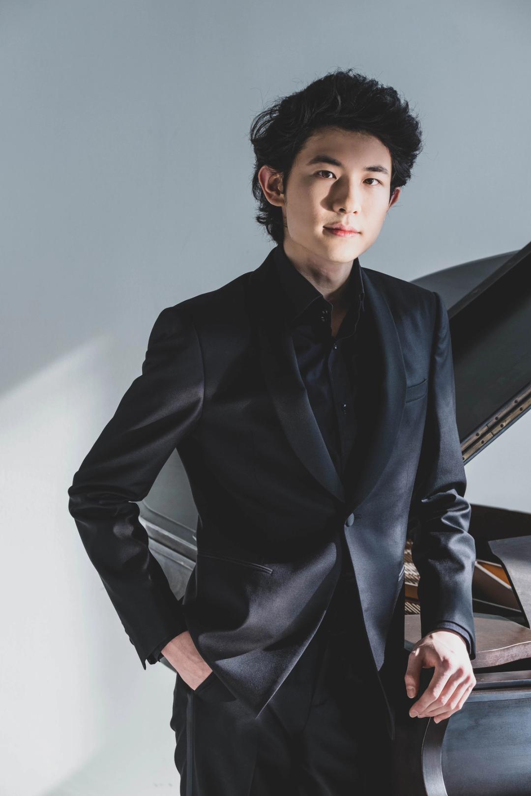 Tony Siqi Yun | Askonas Holt