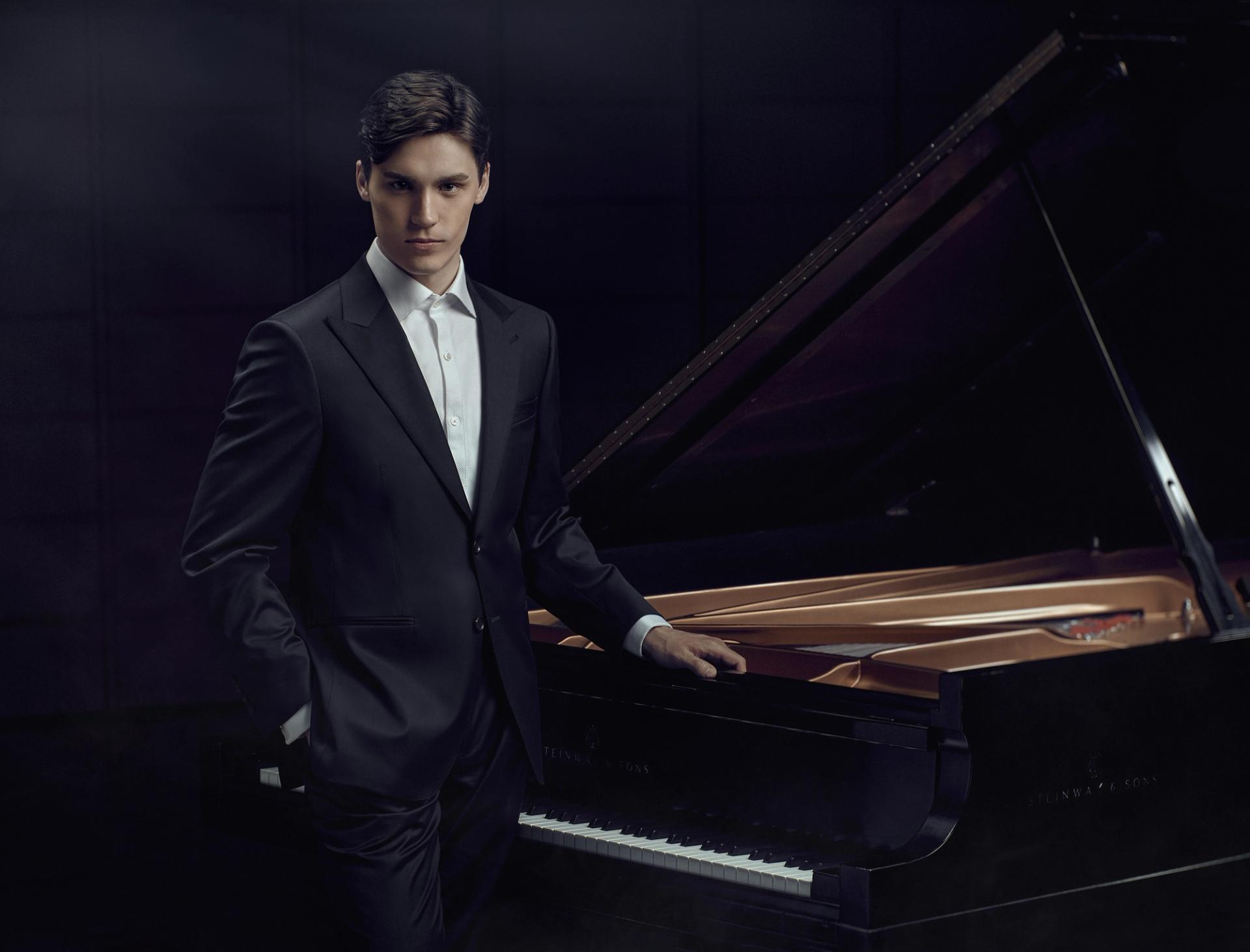 Jaeden Izik-Dzurko | Askonas Holt