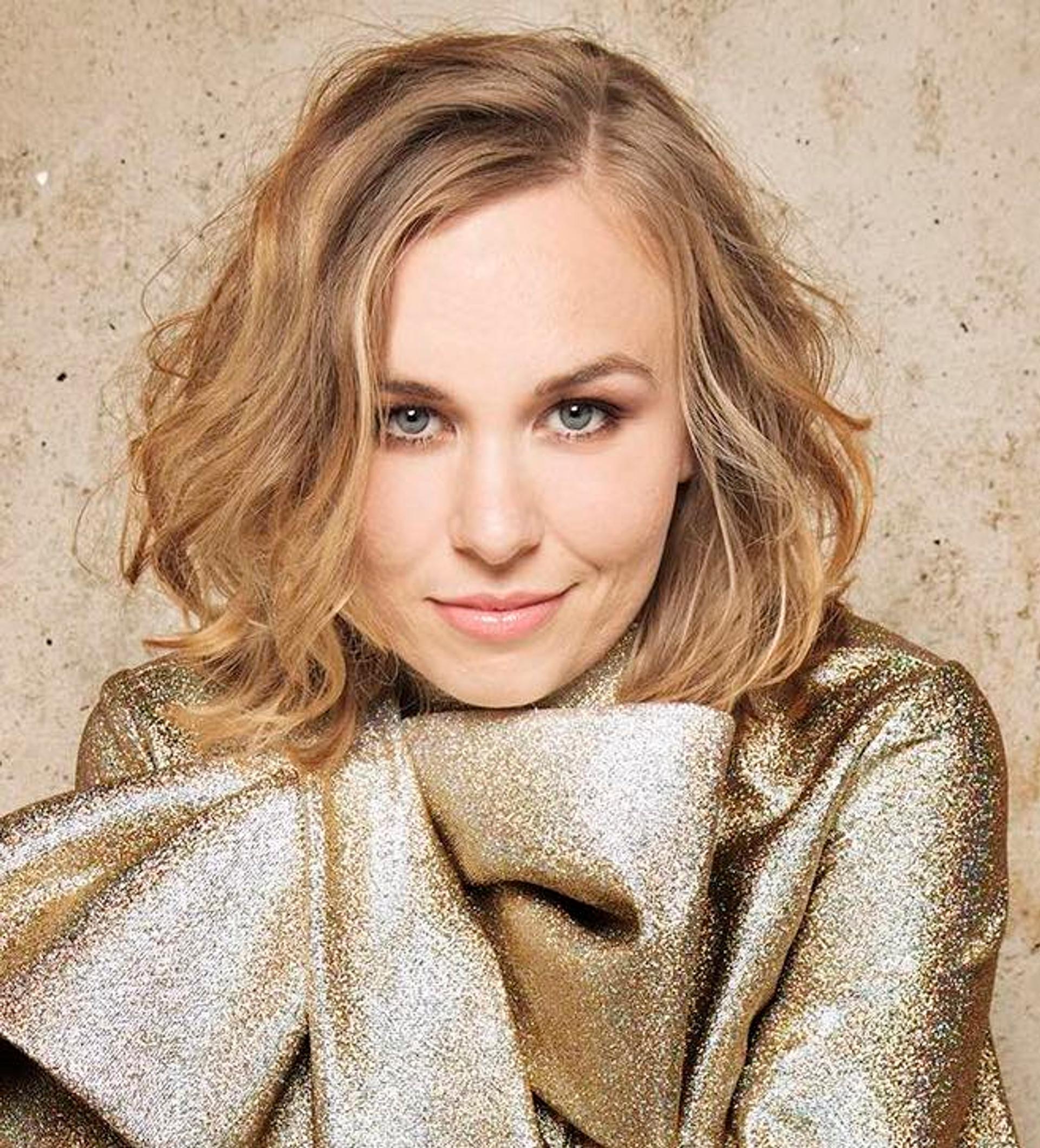 Elsa Dreisig | Askonas Holt