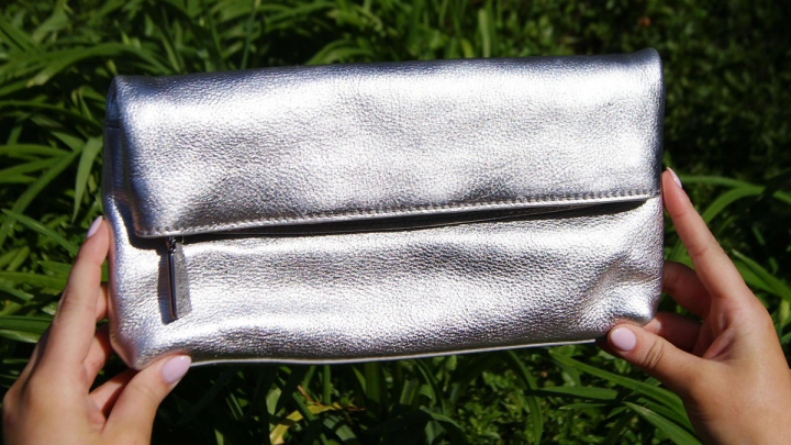 Bag Styling Guide: How to Match Bags with Any Look - Jones Bootmaker