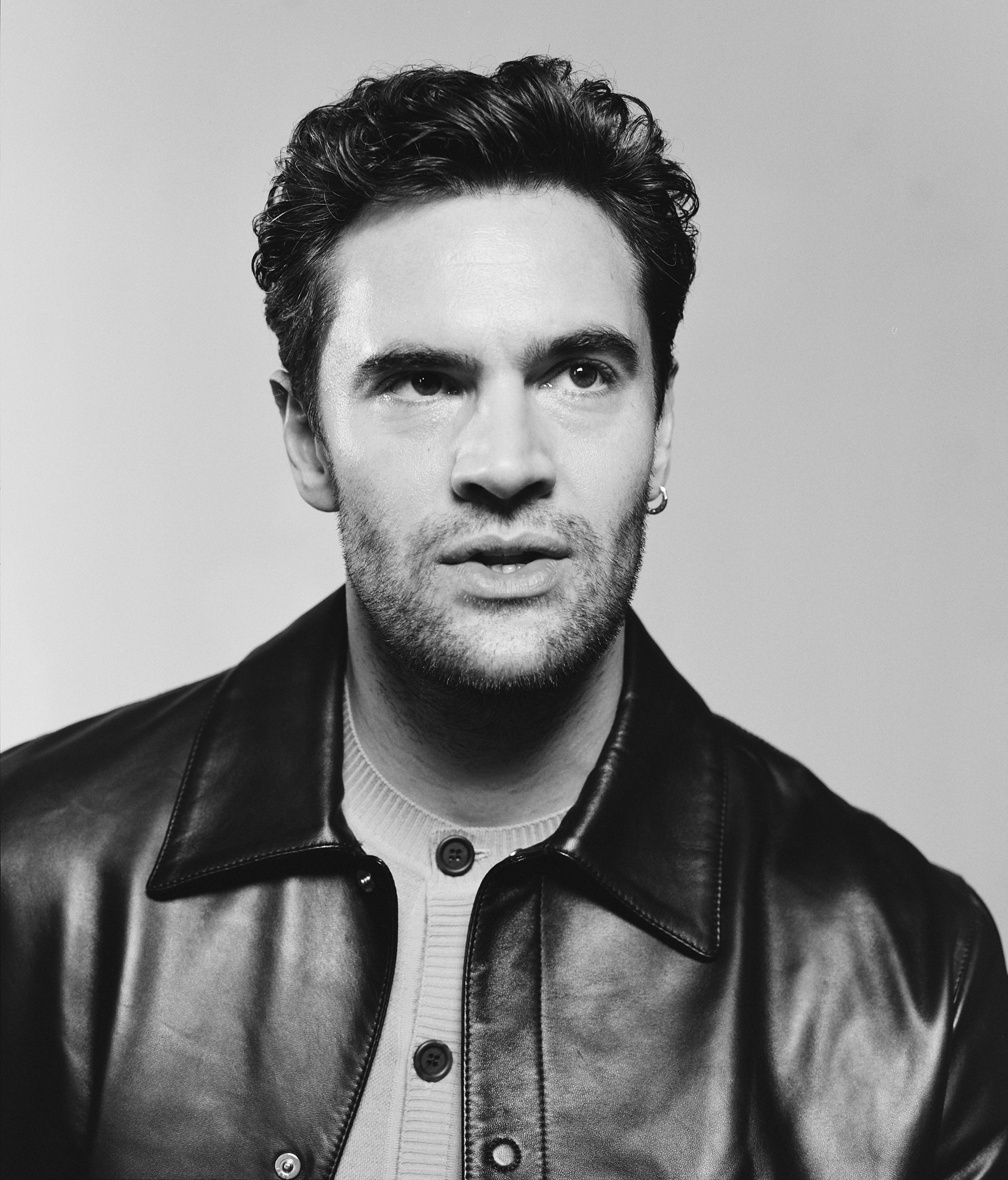 Tom Bateman Plays Both Sides of the Camera | Cero Magazine