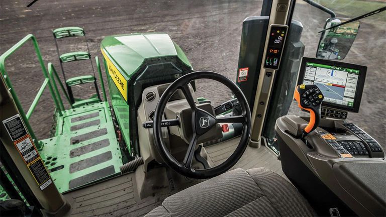 John Deere 410R | Hutson Inc