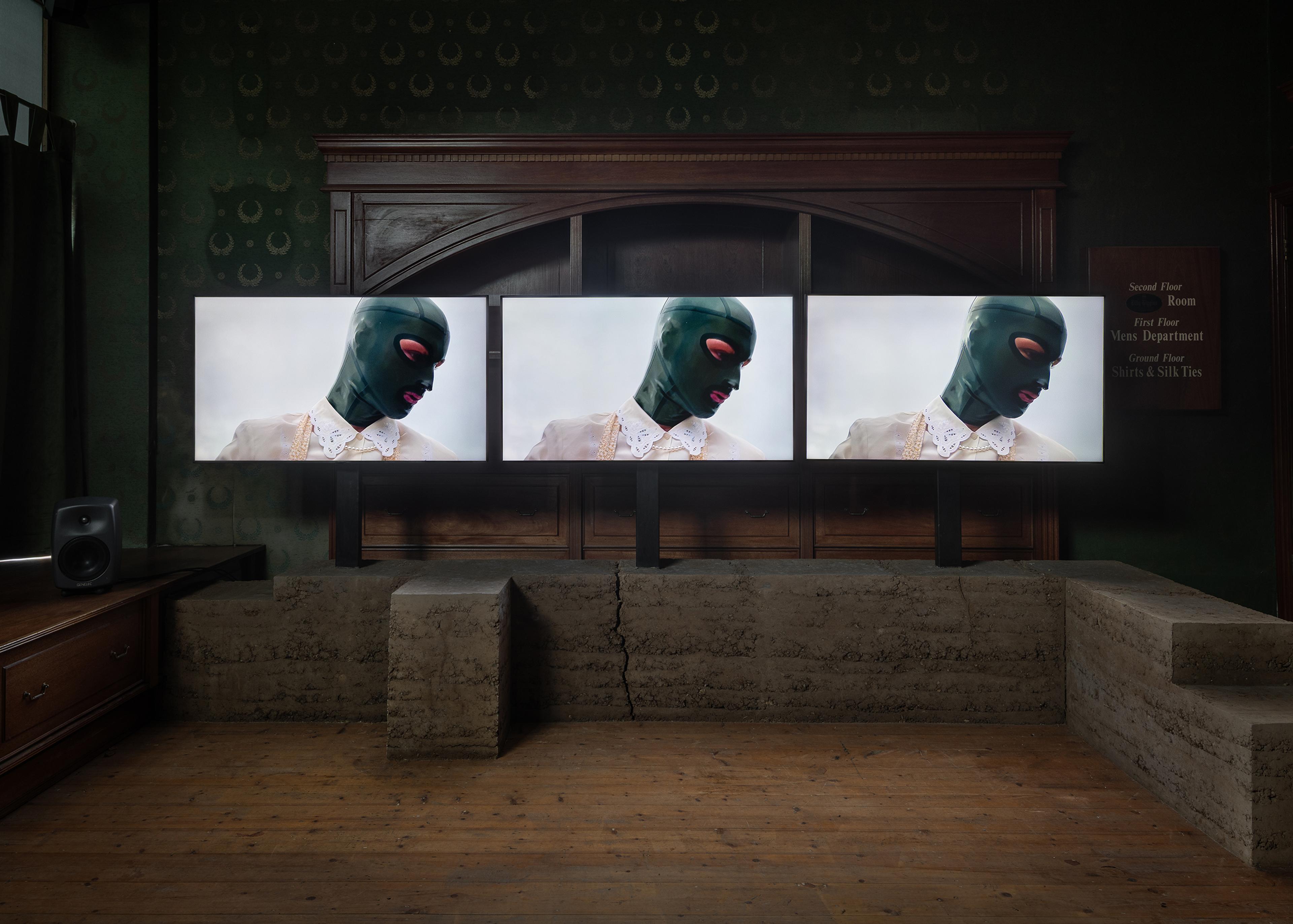 Studio Saol - Never Look Back