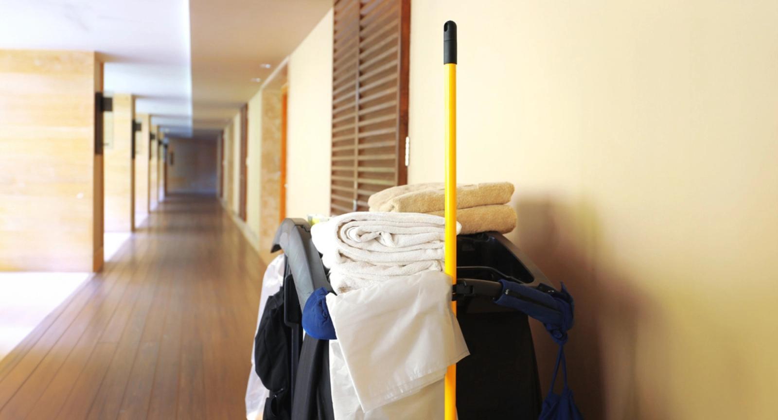 How To Improve Hotel Housekeeping Service Standards [Checklist]