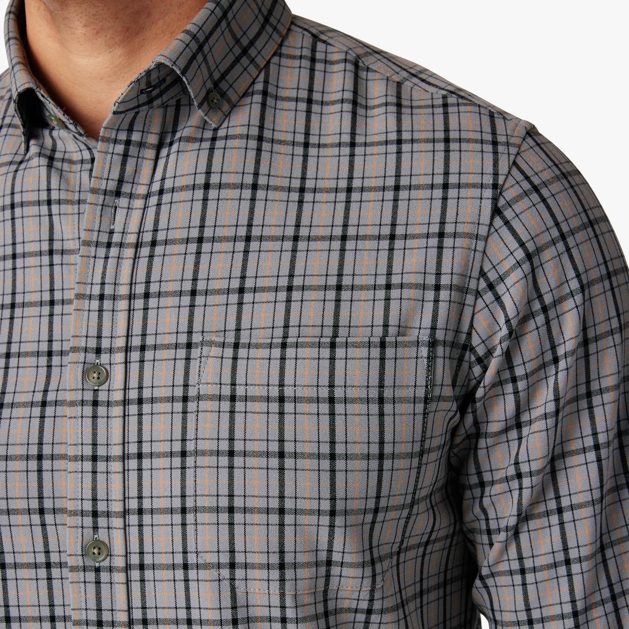 Model is 6’ 1” and is wearing a size medium, with a trim fit, at a ...