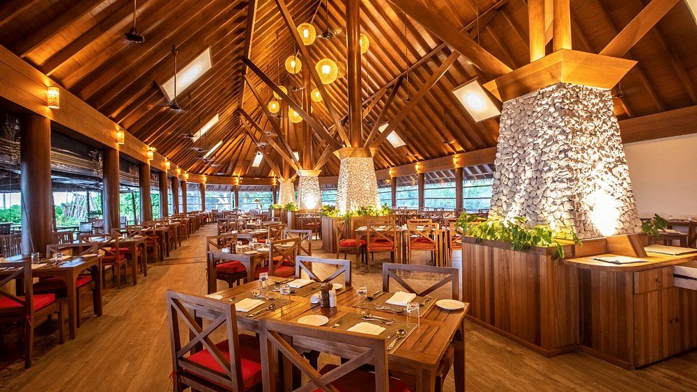 Restaurants and Bars at Reethi Faru Resort [2024] | Maldives Guide