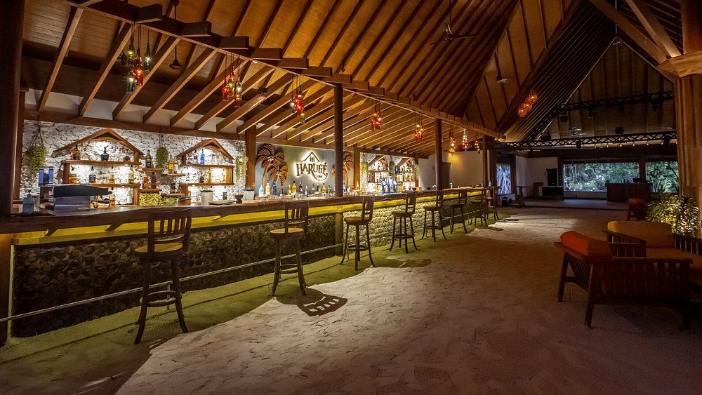 Restaurants and Bars at Reethi Faru Resort [2024] | Maldives Guide