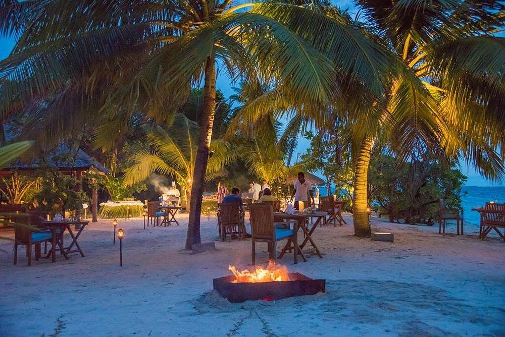 Restaurants and Bars at Reethi Faru Resort [2024] | Maldives Guide