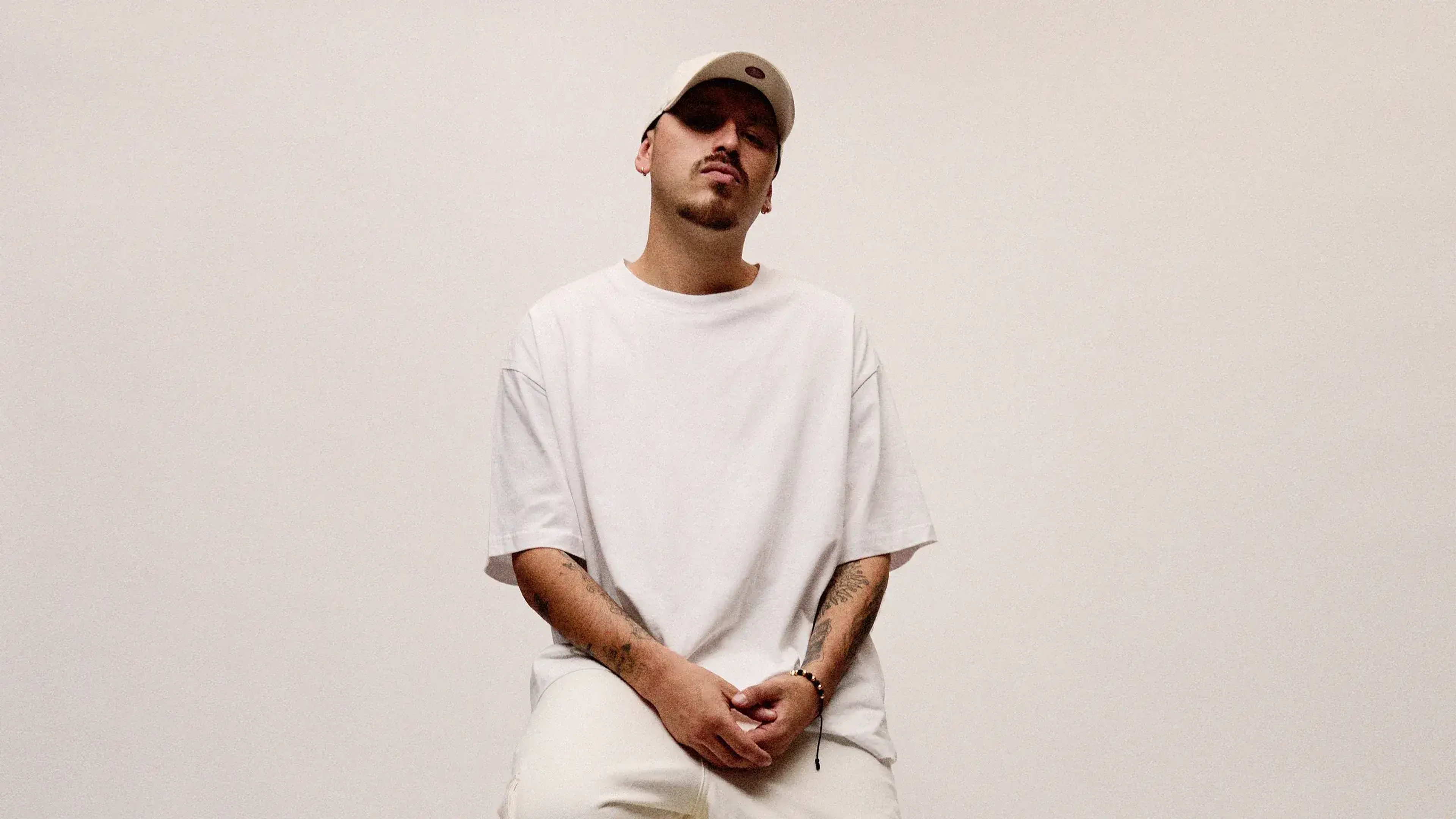 COLORSxSTUDIOS | Stages for non-ordinary expression