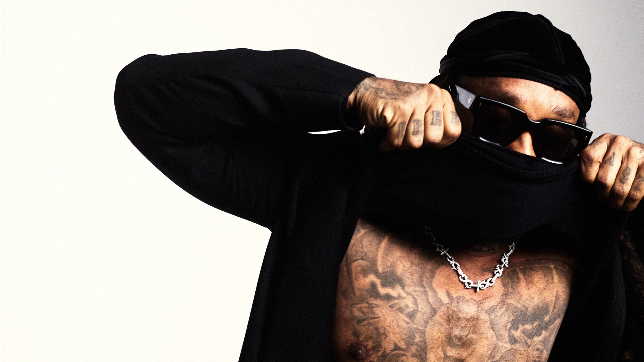 COLORSxSTUDIOS | Stages for non-ordinary expression