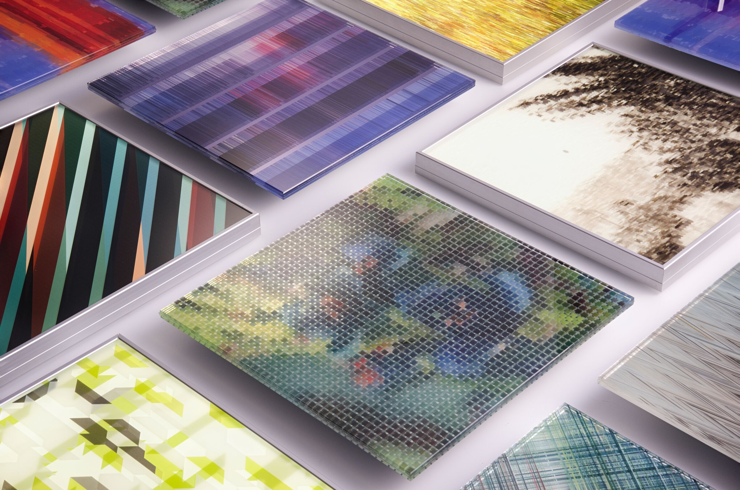 Forms+Surfaces: ViviSpectra VEKTR Glass