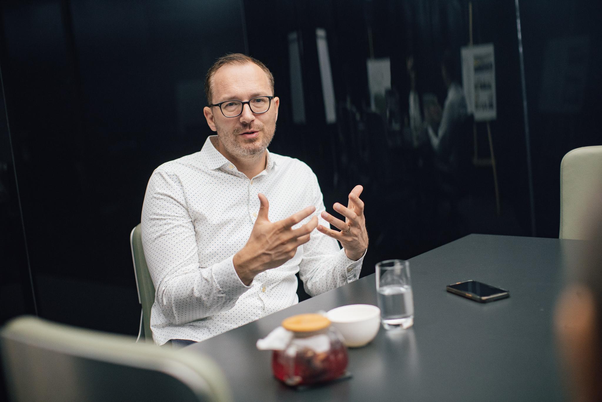 Roman Sheremeta Assumes the Role as Chairman of the Ukrainian American ...
