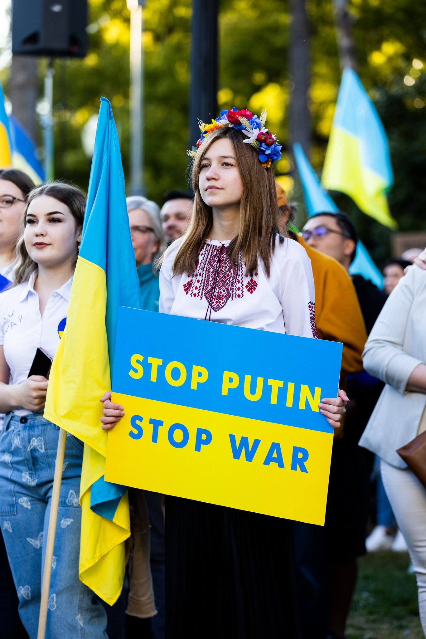 Hundreds of Ukraine Supporters Gathered Near the Capitol for the Peace ...