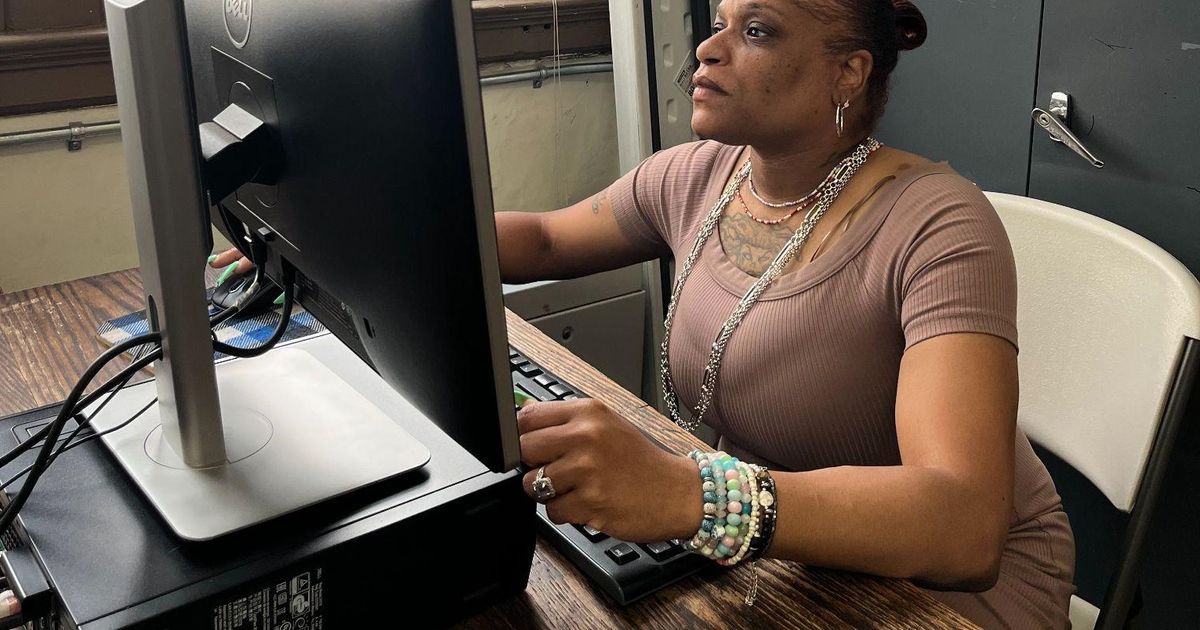 Washington DC street paper vendor Nikki Smith on helping others — and ...